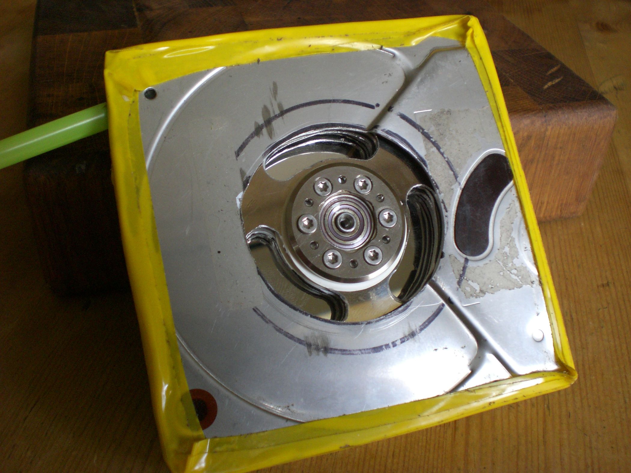 Tesla Turbine From Old Hard Drives and Minimal Tools : 11 Steps (with ...