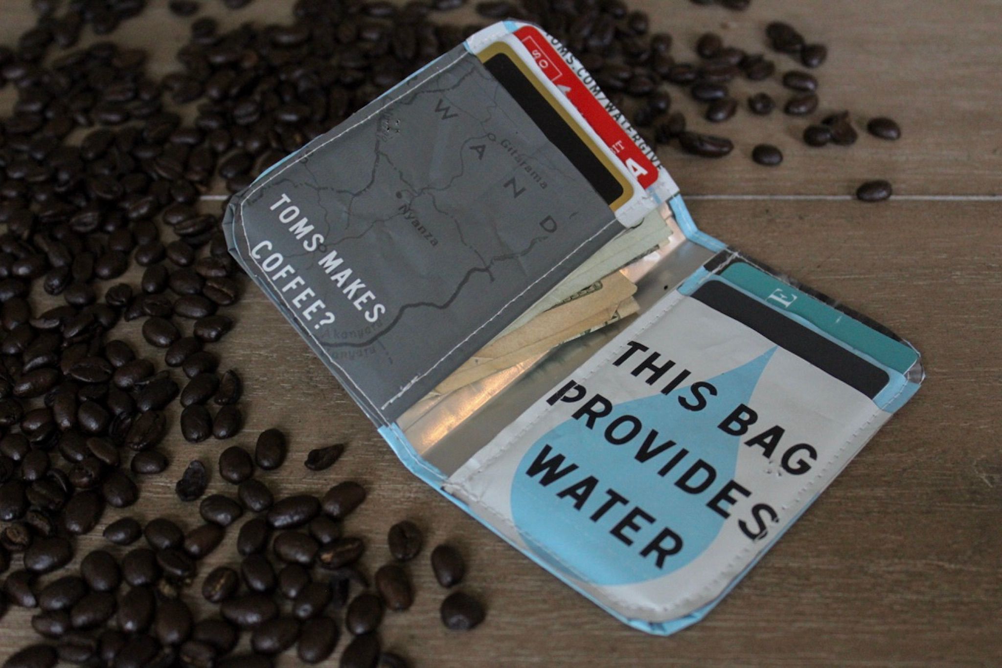 DIY Coffee Bag Wallet : 6 Steps (with Pictures) - Instructables