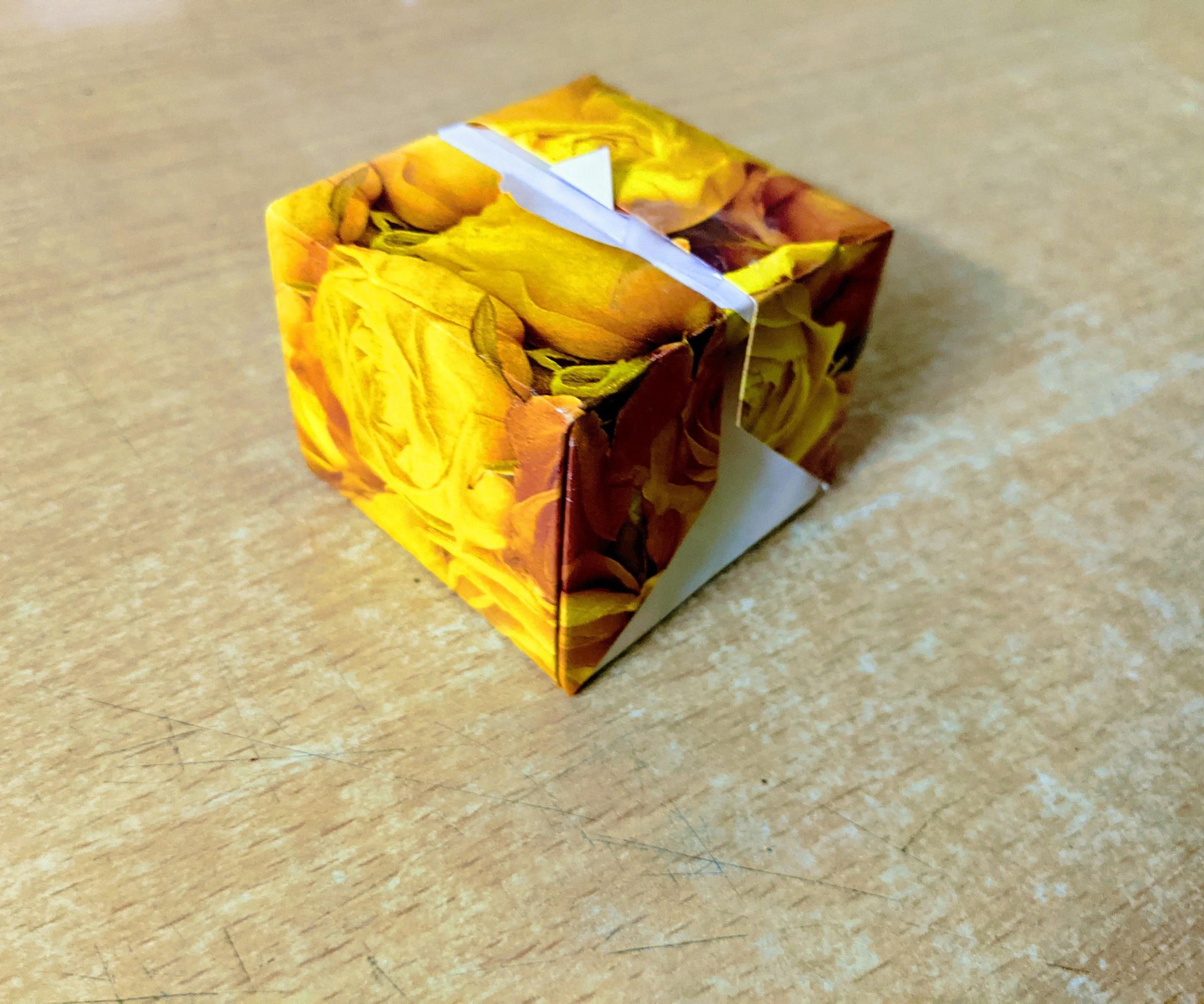 Origami Candy Gift Box : 6 Steps - Instructables