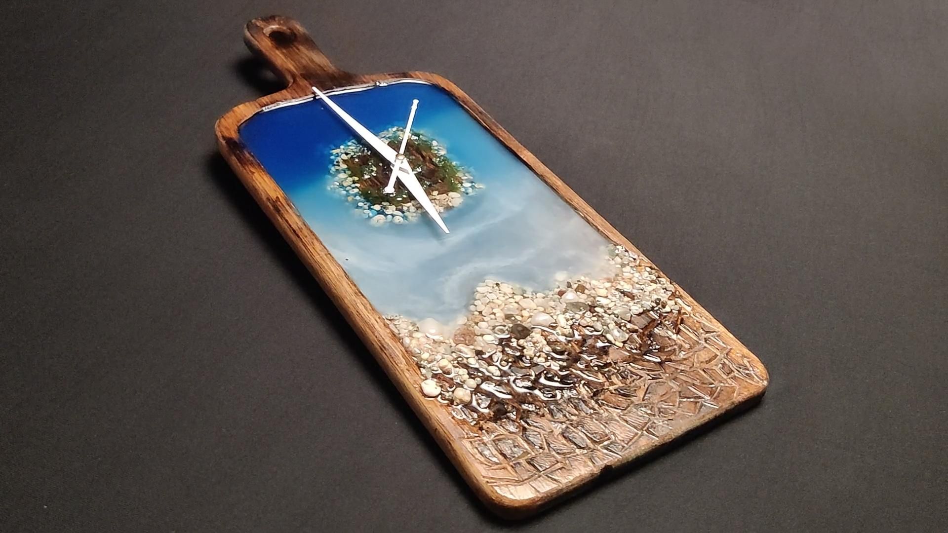 DIY Epoxy Clock: a Chopping Board Clock With a Blue Ocean! : 5 Steps ...