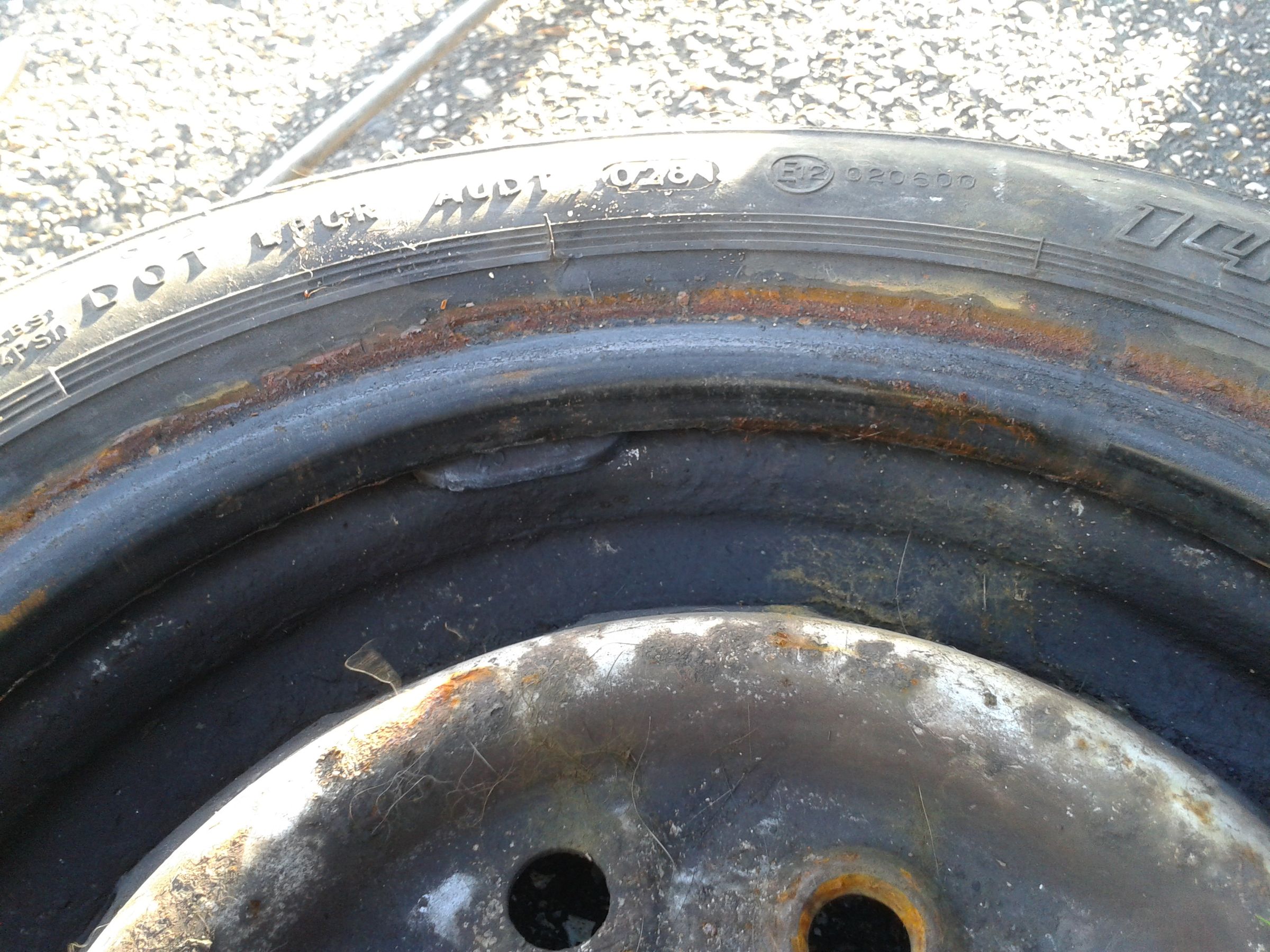 Tyre Bead Breaking, Removal & Fitting. : 6 Steps - Instructables