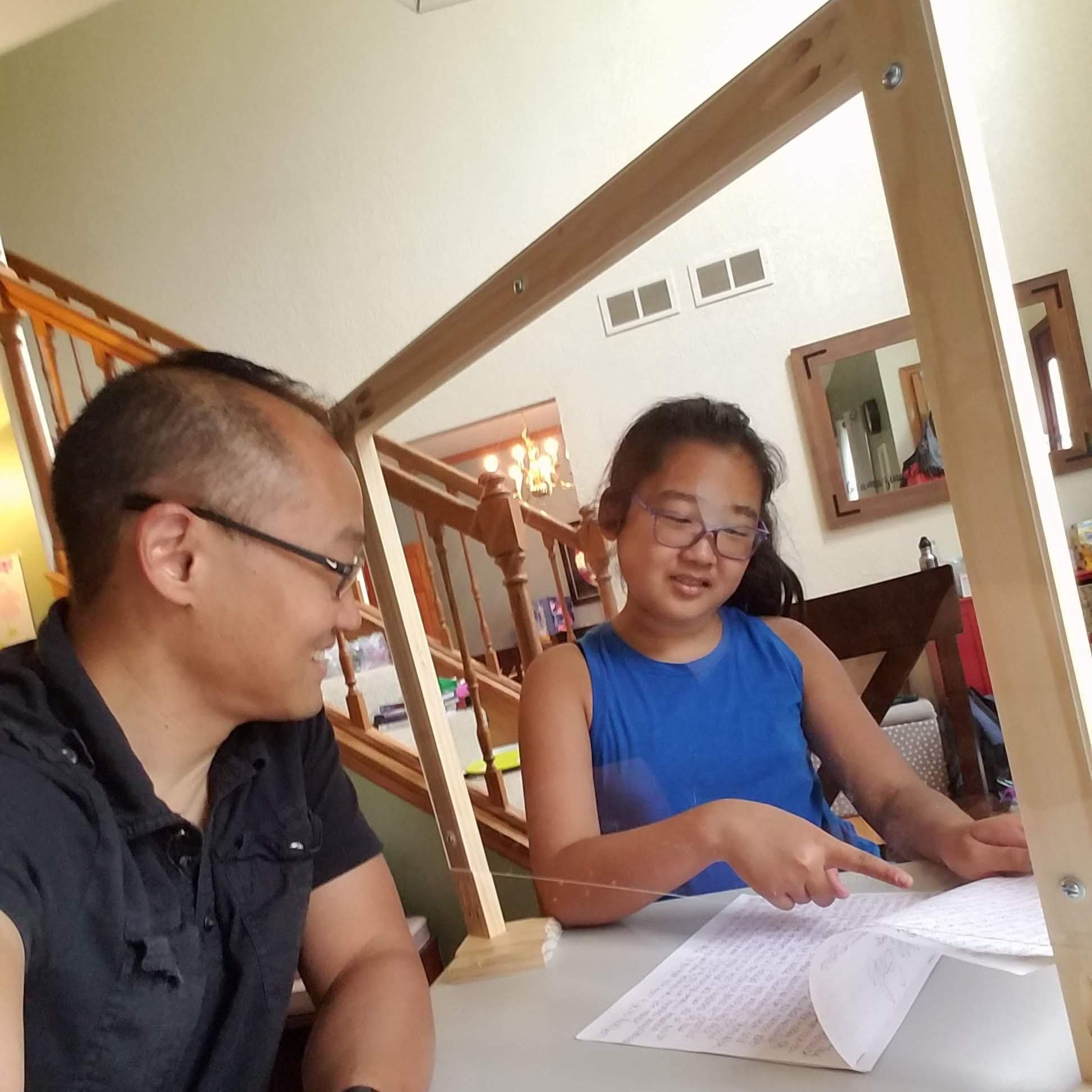 DIY Teacher Desk Shield for Writing Conferences : 7 Steps (with ...