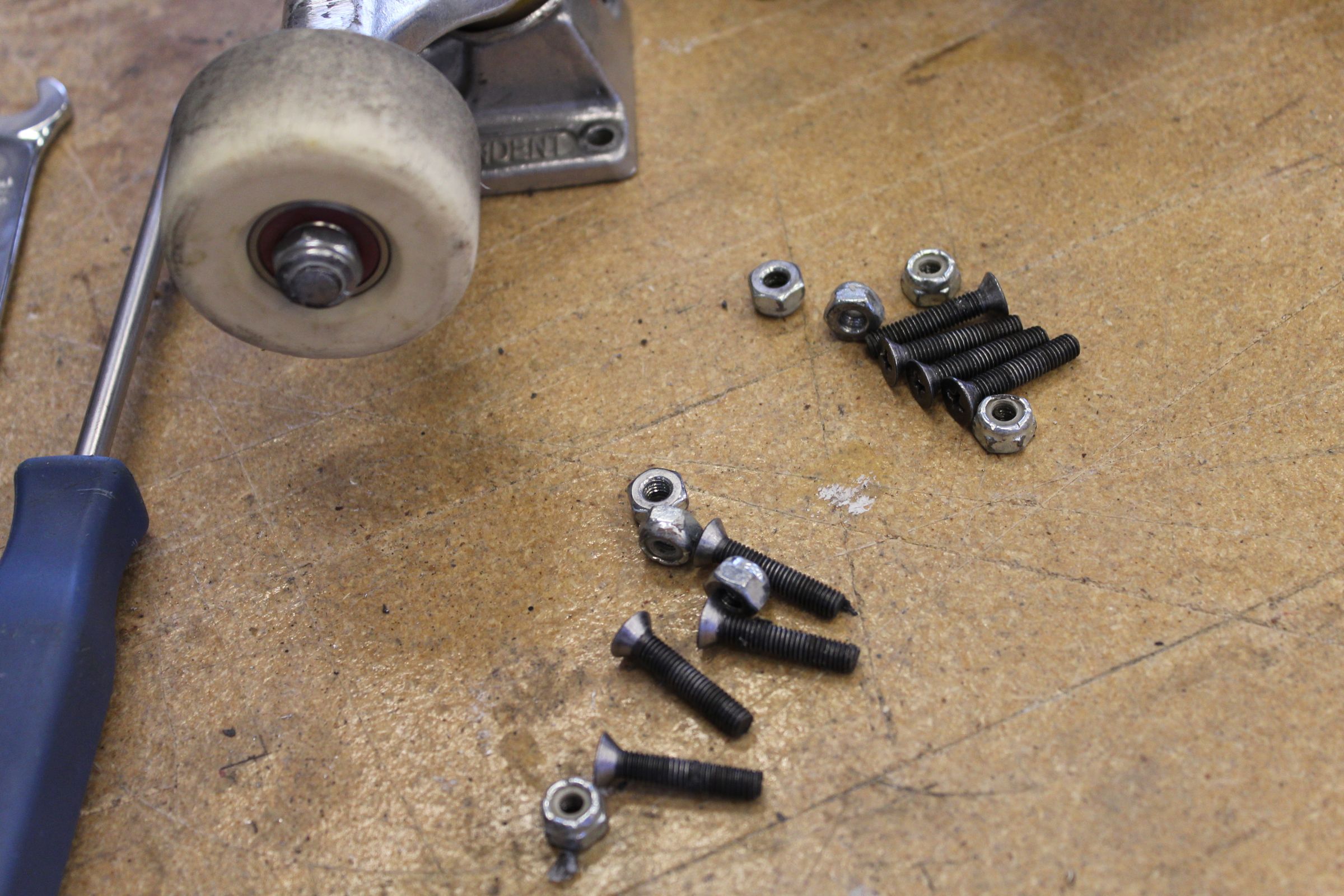 How to Assemble a Skateboard : 3 Steps (with Pictures) - Instructables