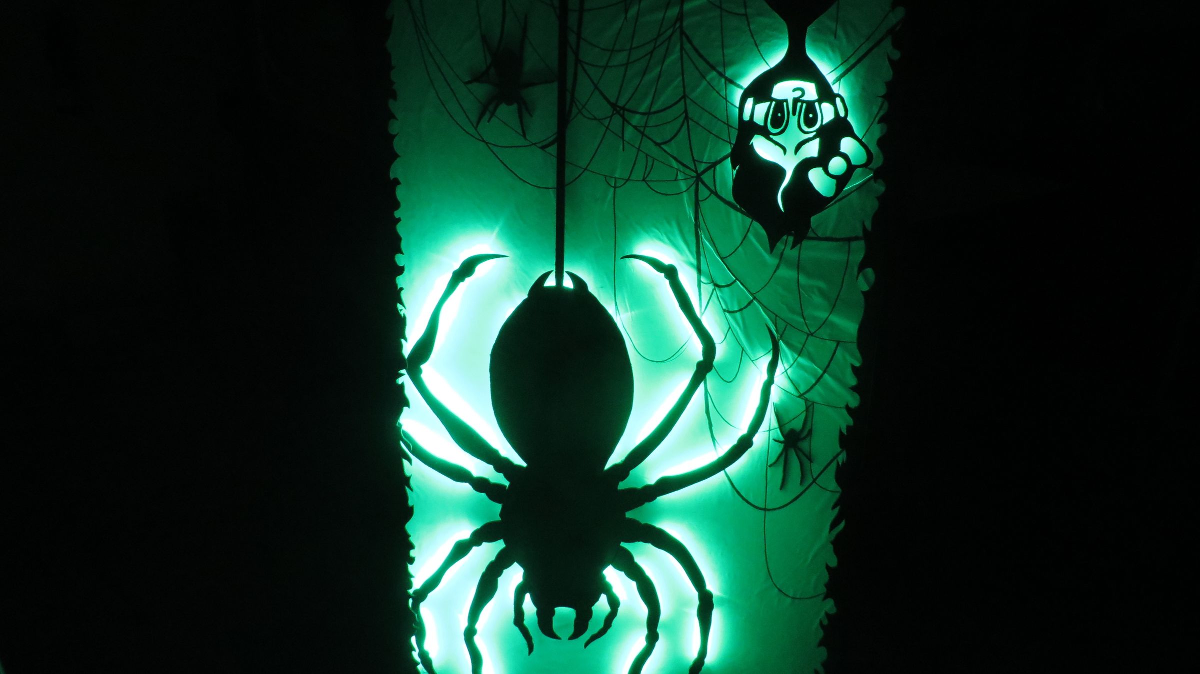 Toxic Green Safety Spider : 9 Steps (with Pictures) - Instructables