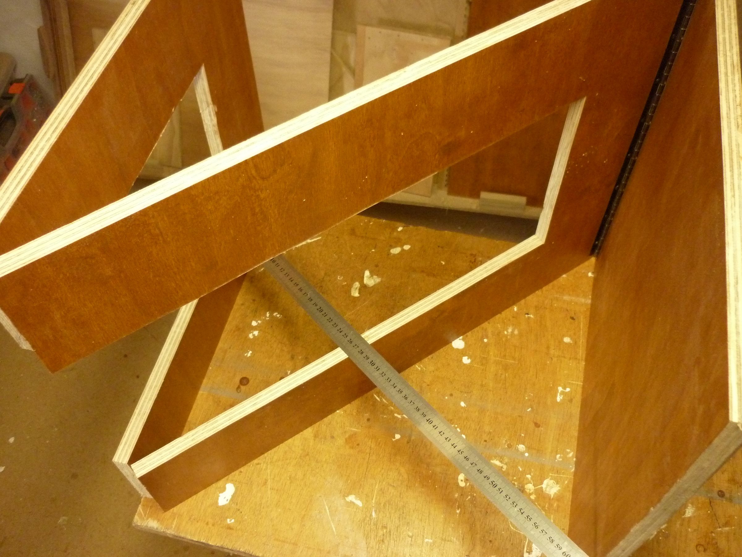 Collapsible Z-Shaped Side Table : 7 Steps (with Pictures) - Instructables
