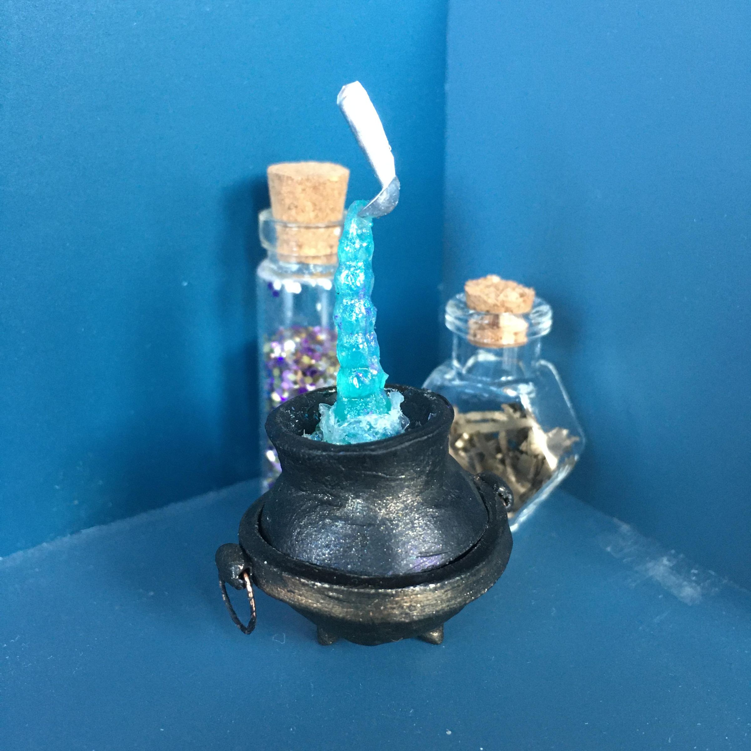 DIY Miniature Cauldron With a Spooky Potion That Glows : 9 Steps (with ...
