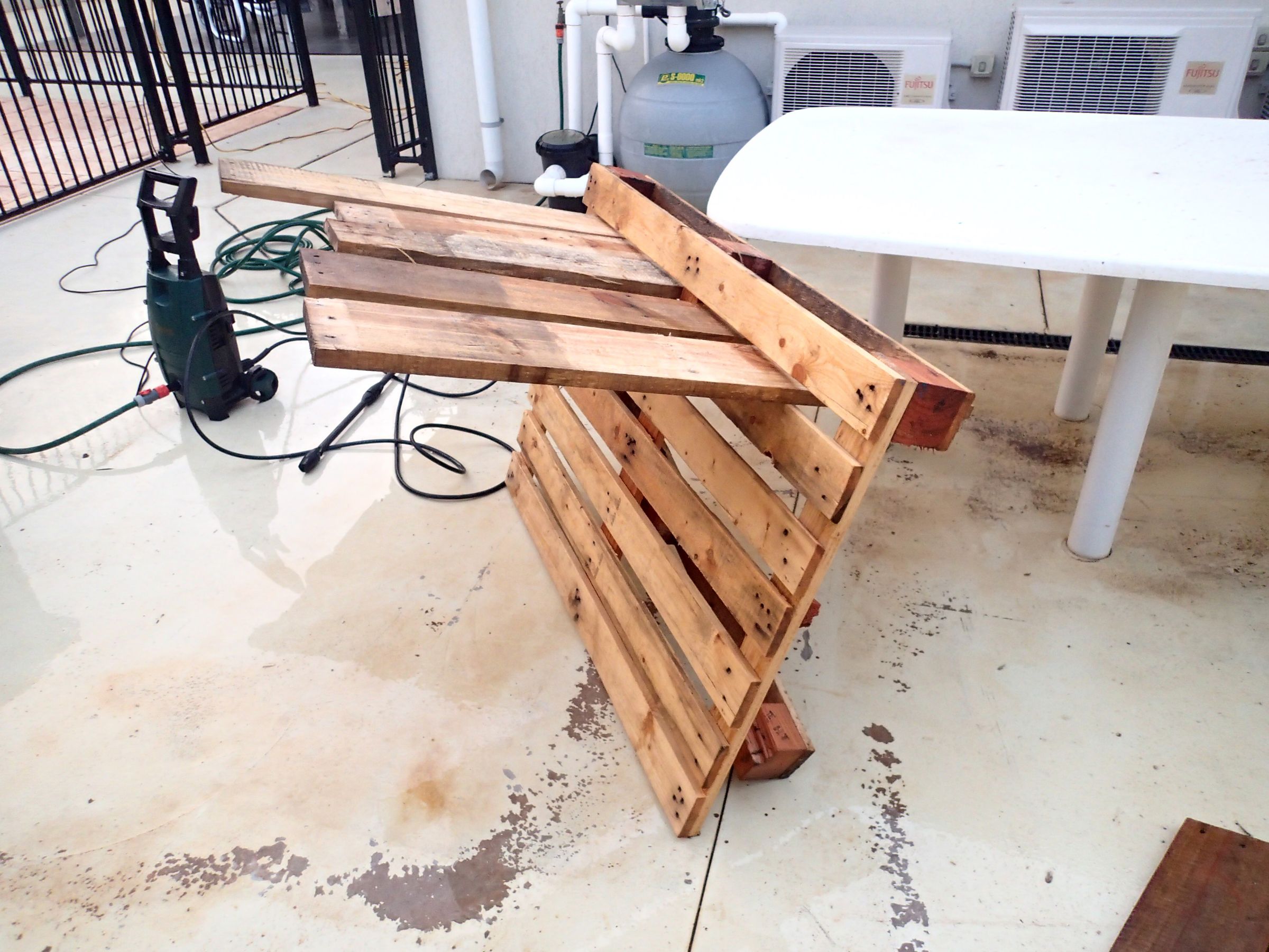 Pallet Cleaning : 4 Steps - Instructables