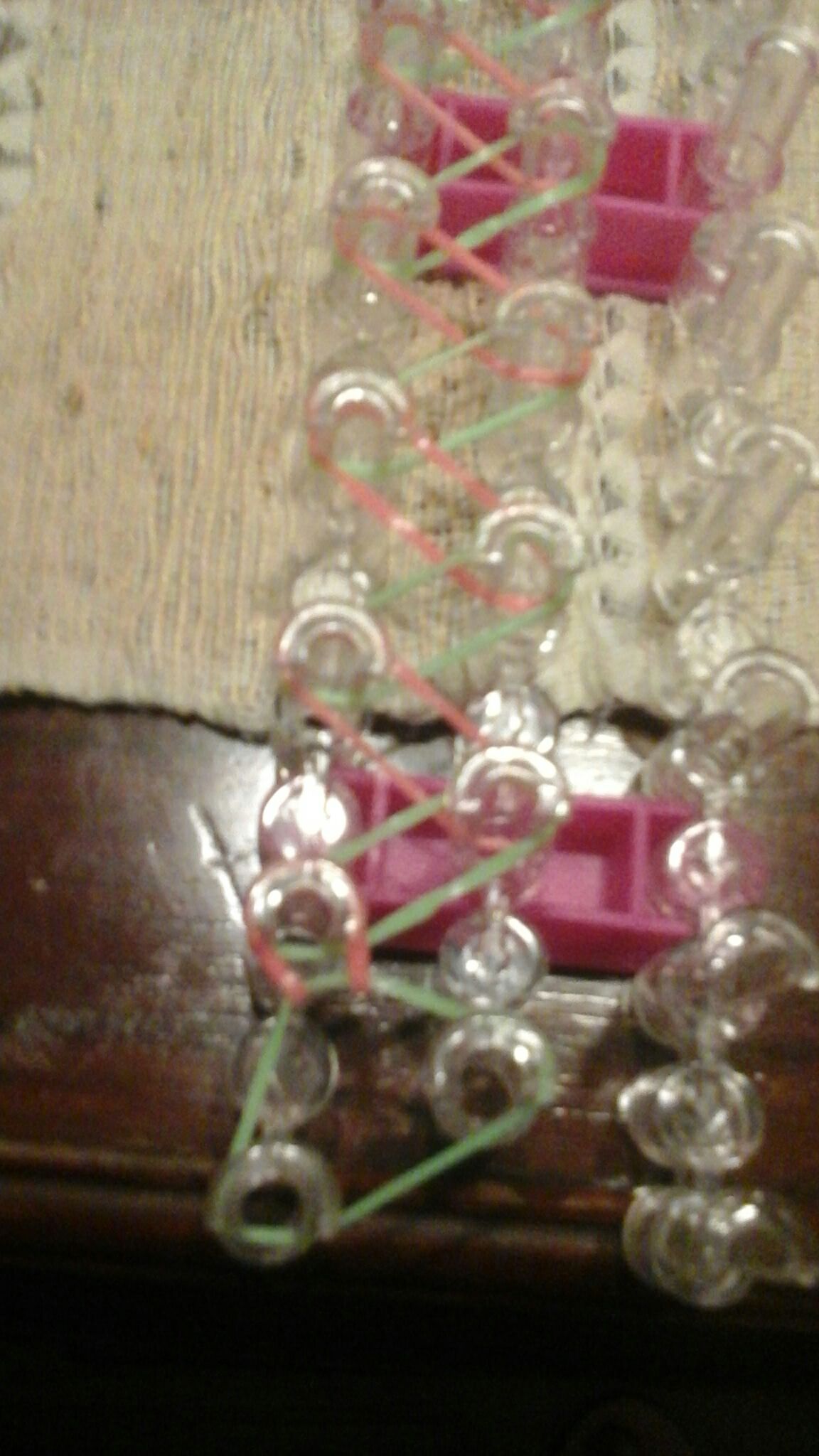 Single Loop Loom Bands : 7 Steps - Instructables