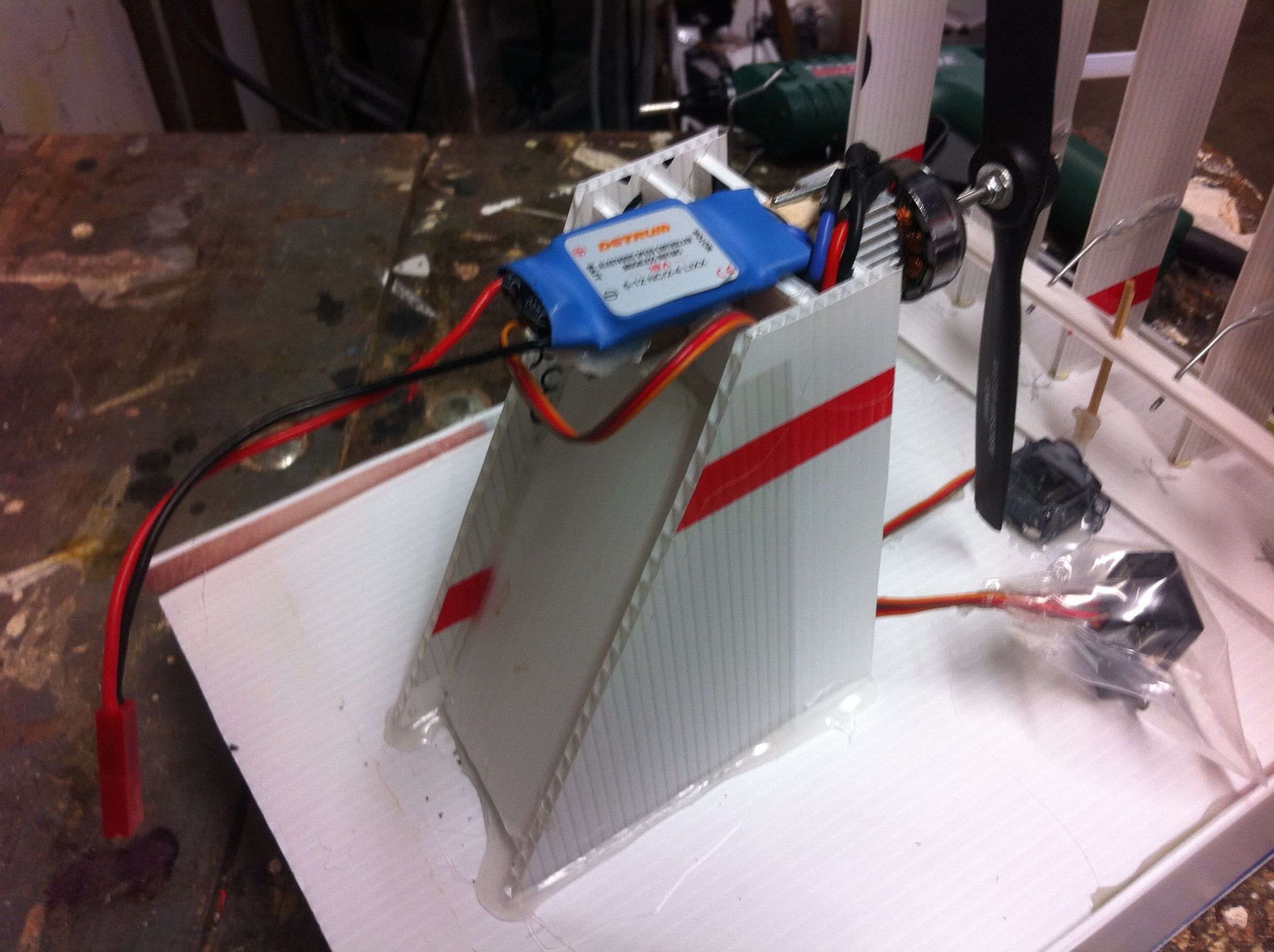 Coreflute RC Airboat : 6 Steps - Instructables