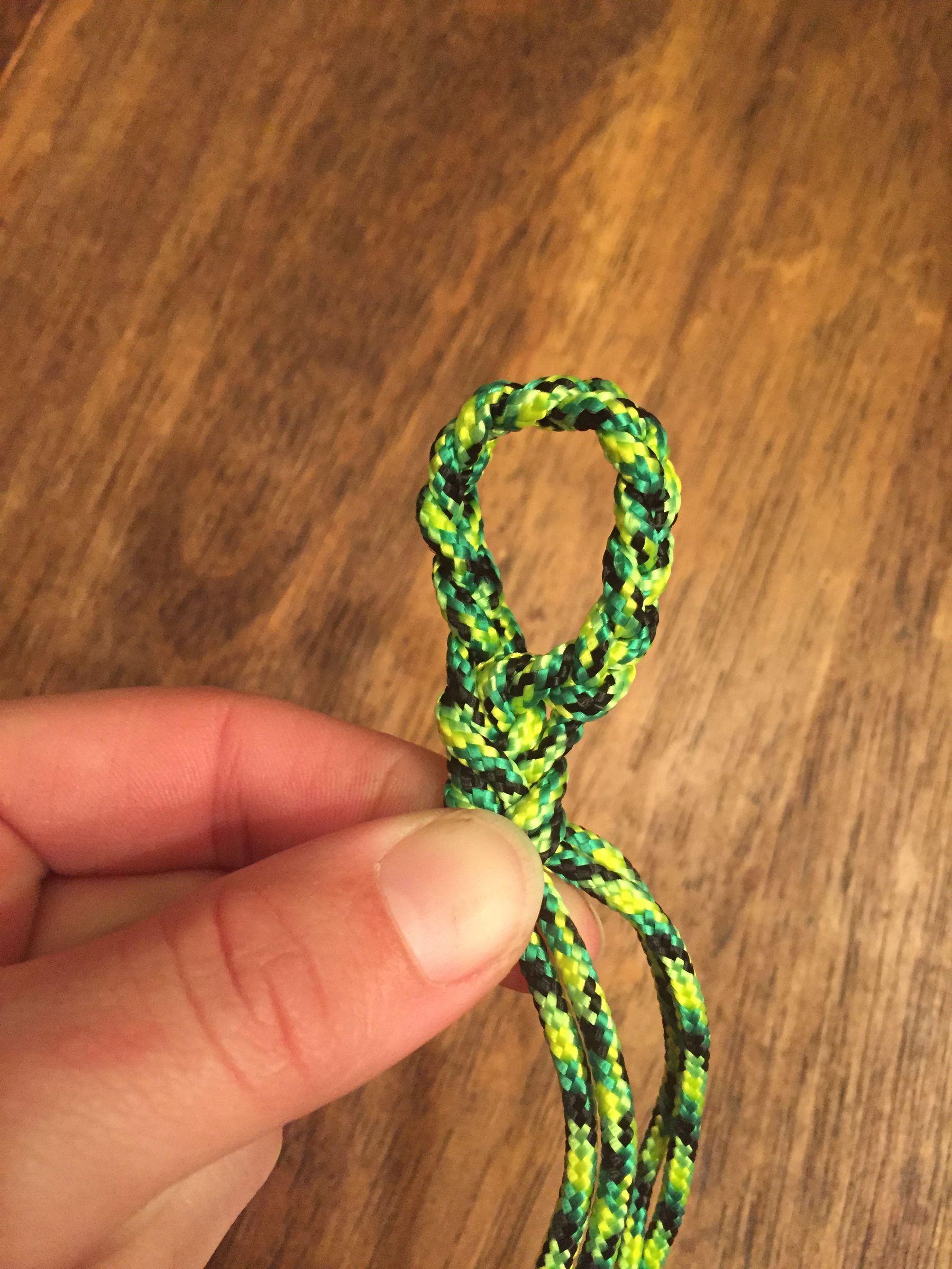 How to Make a Paracord "David's Sling" : 8 Steps (with Pictures ...