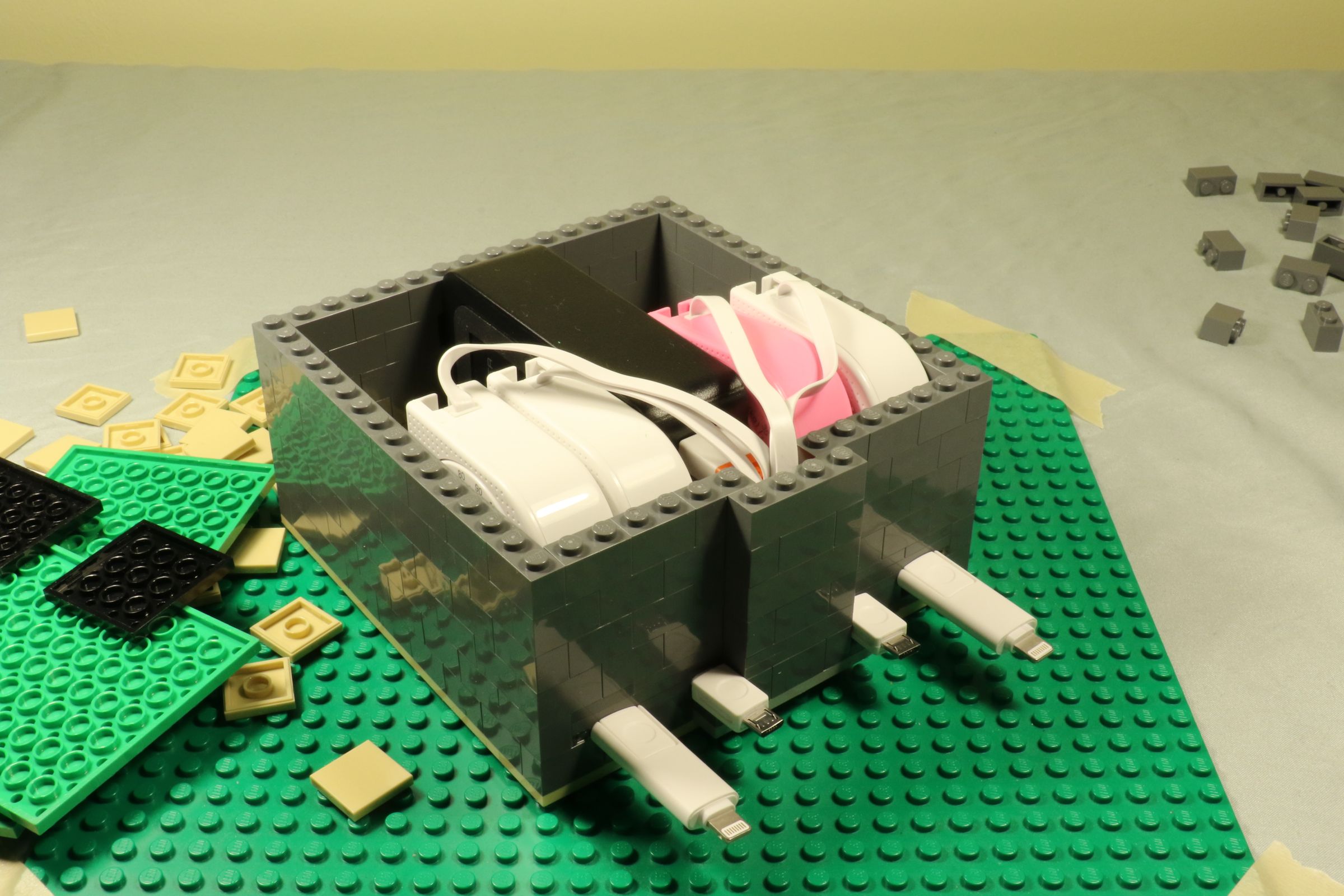 Lego Retractable Charging Station : 5 Steps (with Pictures) - Instructables