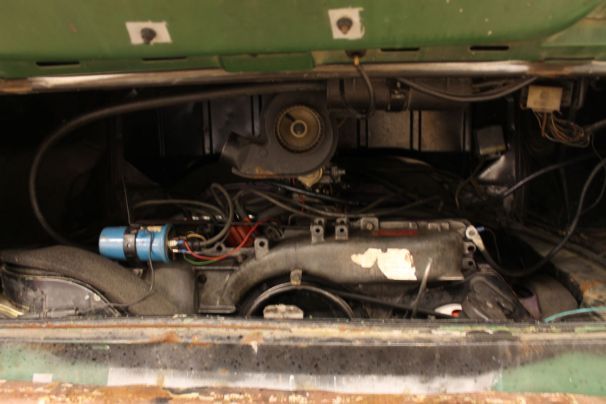 Removing the Engine and Transmission Together From a VW Type II Bay ...