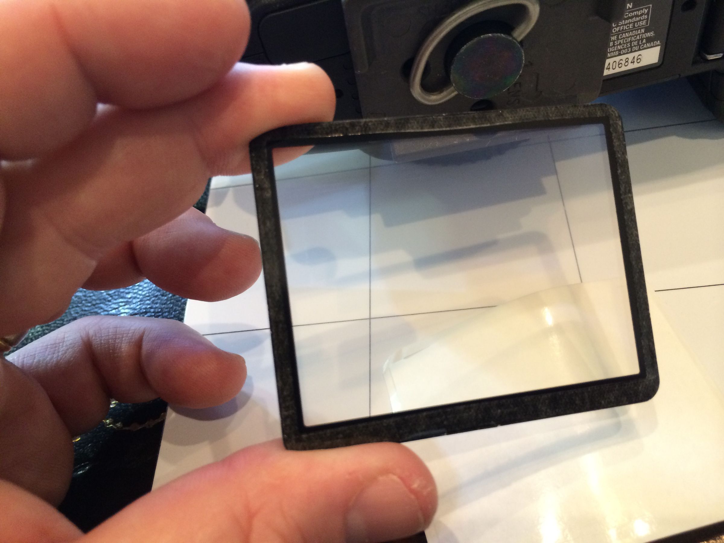 How to Fix a Cracked DSLR LCD Screen Glass - Instructables