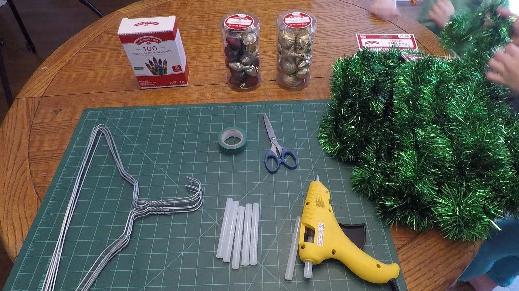 Coat Hanger Christmas Tree : 11 Steps (with Pictures) - Instructables