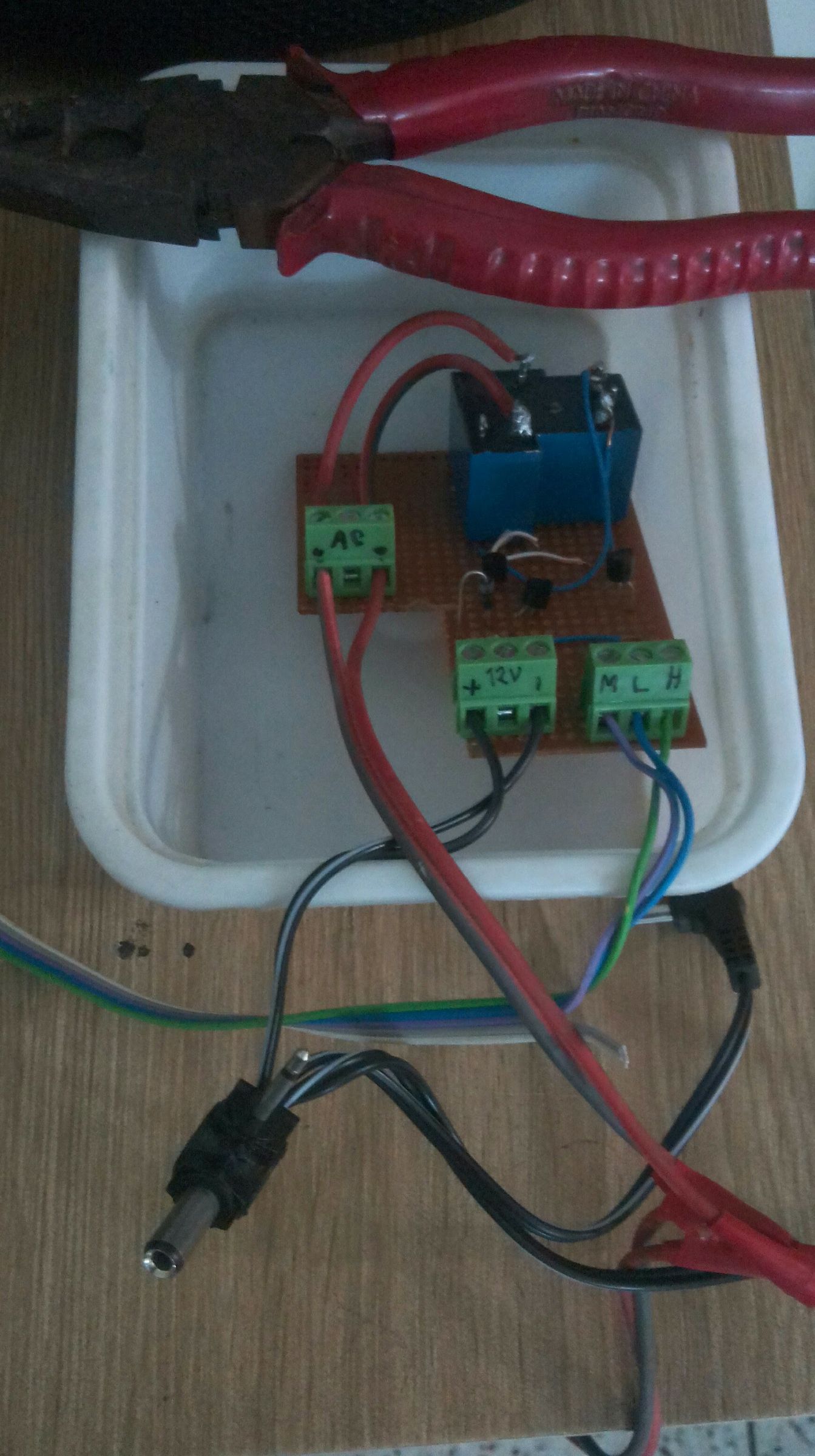 $1 AUTOMATIC WATER LEVEL CONTROLLER : 5 Steps (with Pictures ...