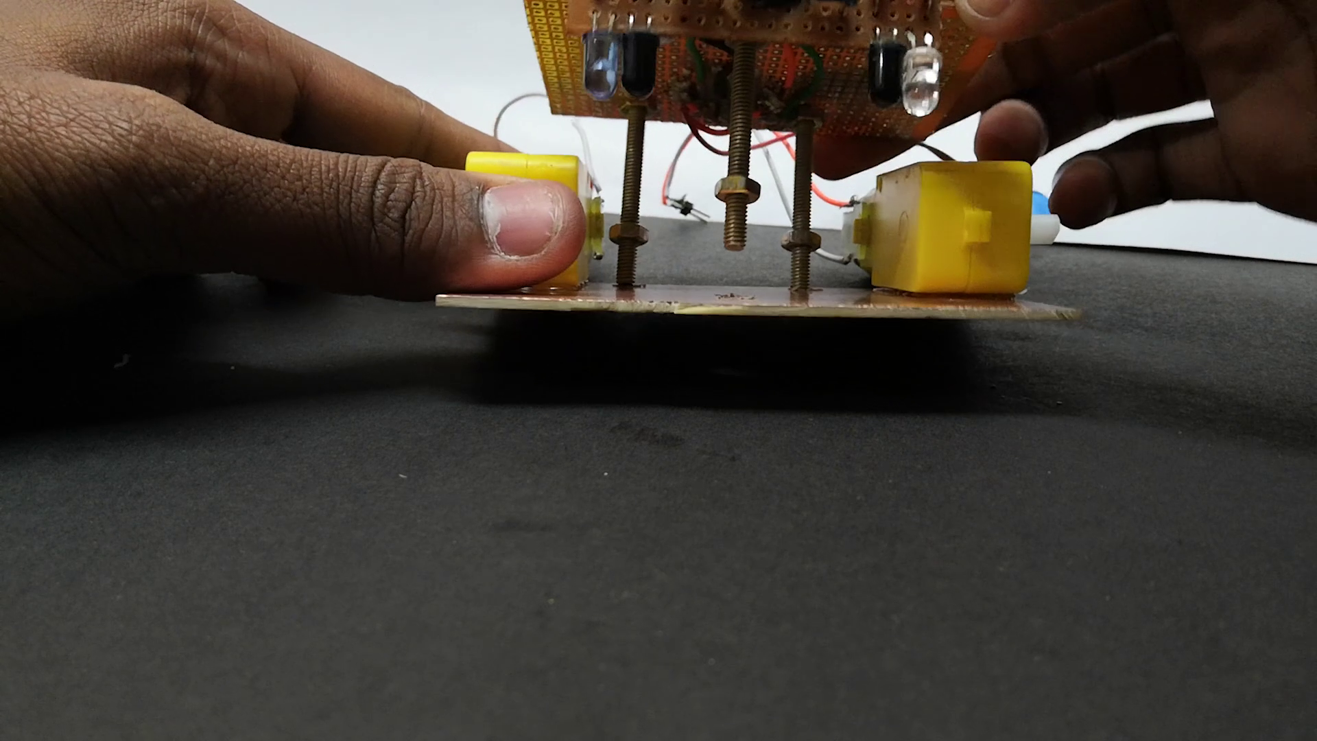 IR Based Line Following Robot From Scratch [No Microcontroller] : 15 ...