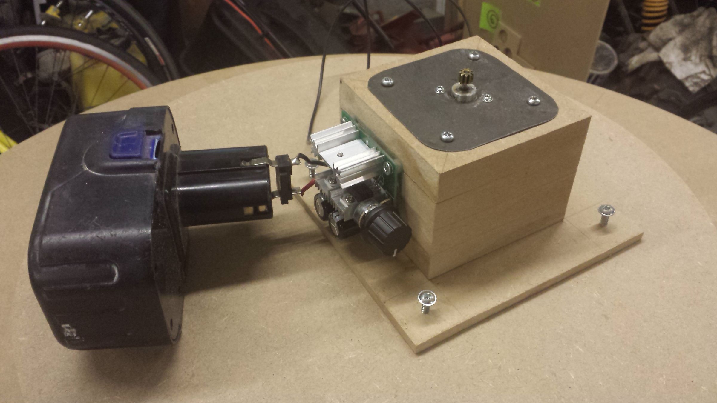 360 Rotating Platform With Fixed Central Platform : 8 Steps (with ...