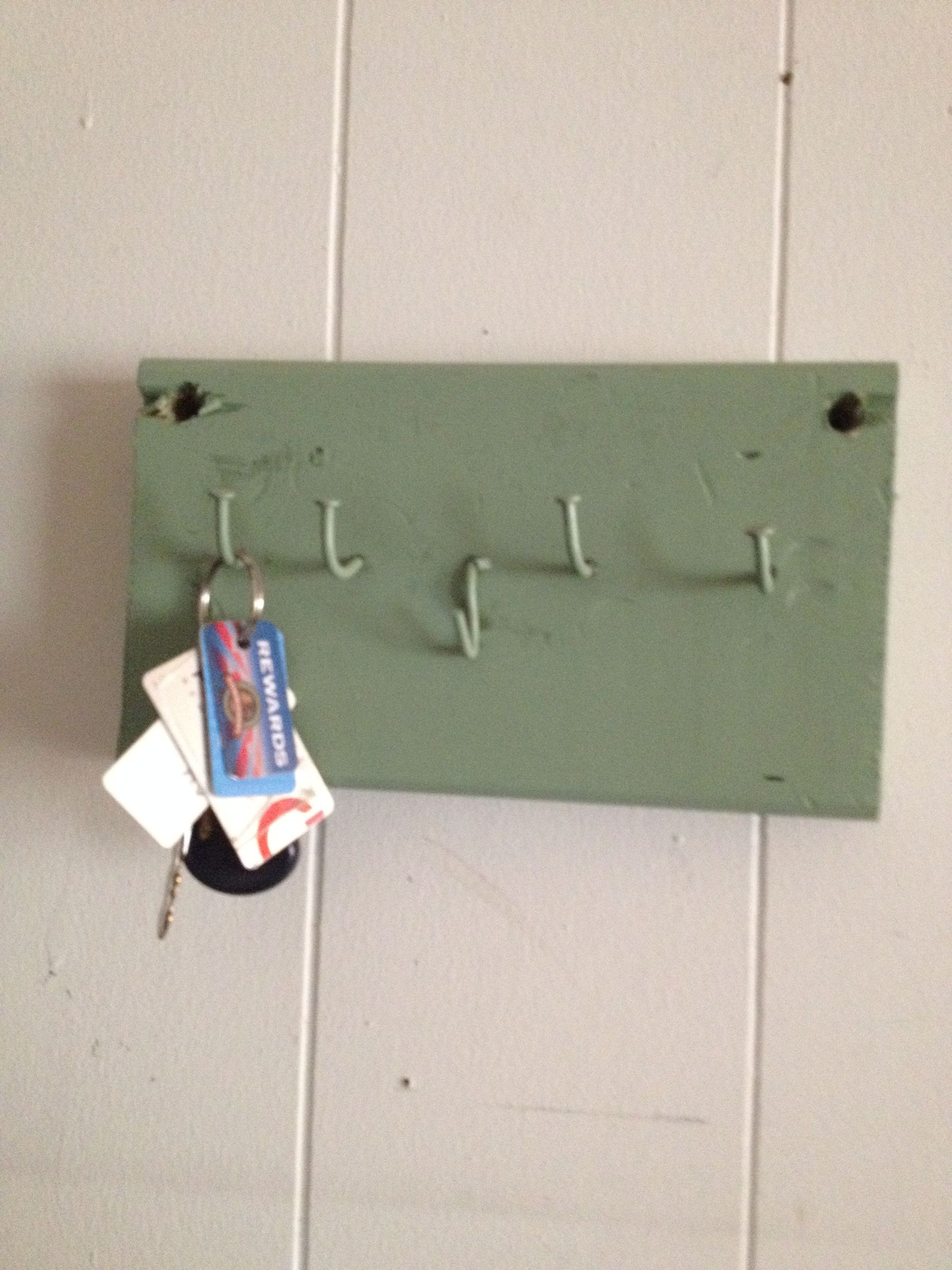 Reclaimed Wood Key Hanger : 4 Steps - Instructables