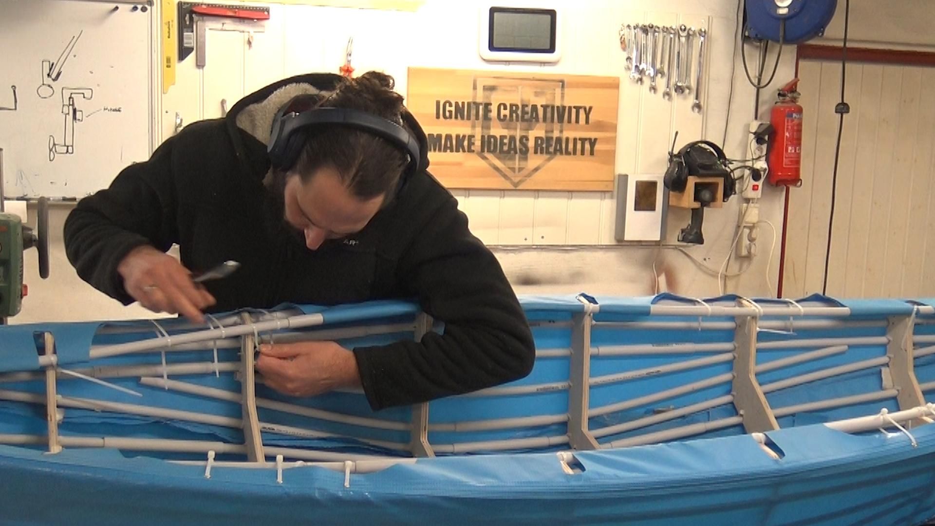 Swimming Pool Canoe : 7 Steps (with Pictures) - Instructables