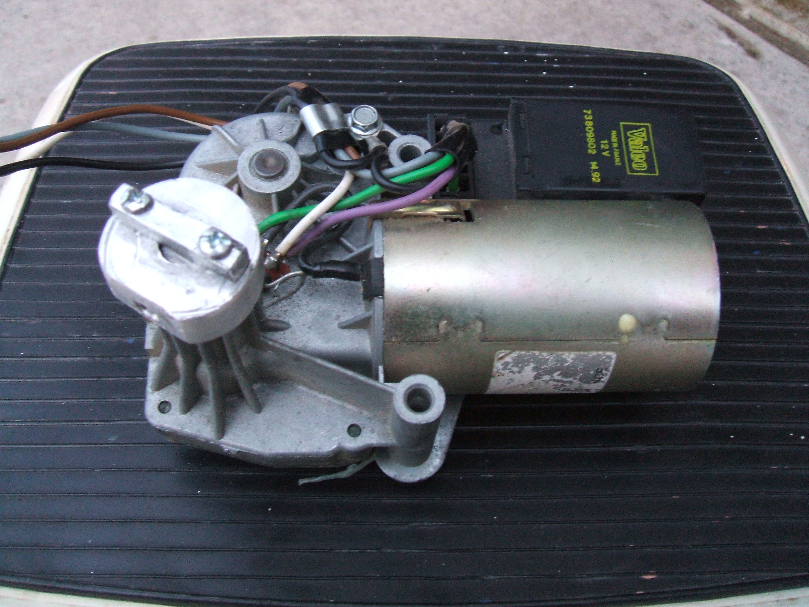 Classic Car Windshield Wiper Vacuum Motor Replacement : 20 Steps (with ...