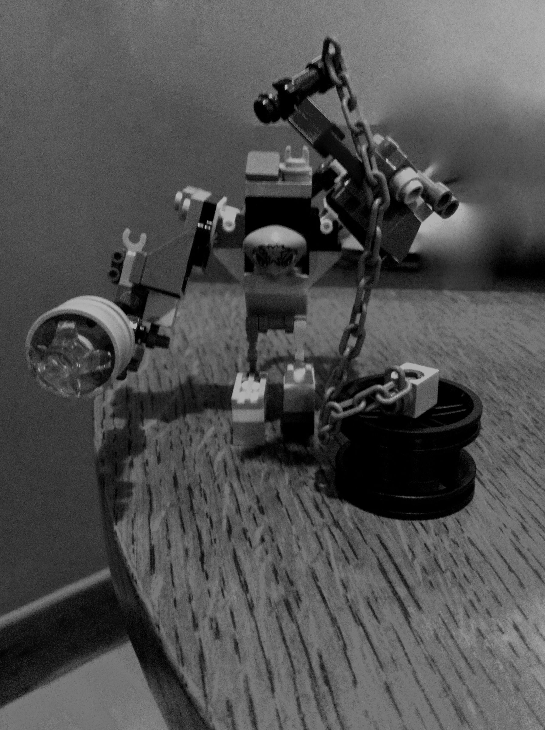 Alien Junk Bot Cyborg Mech : 12 Steps - Instructables