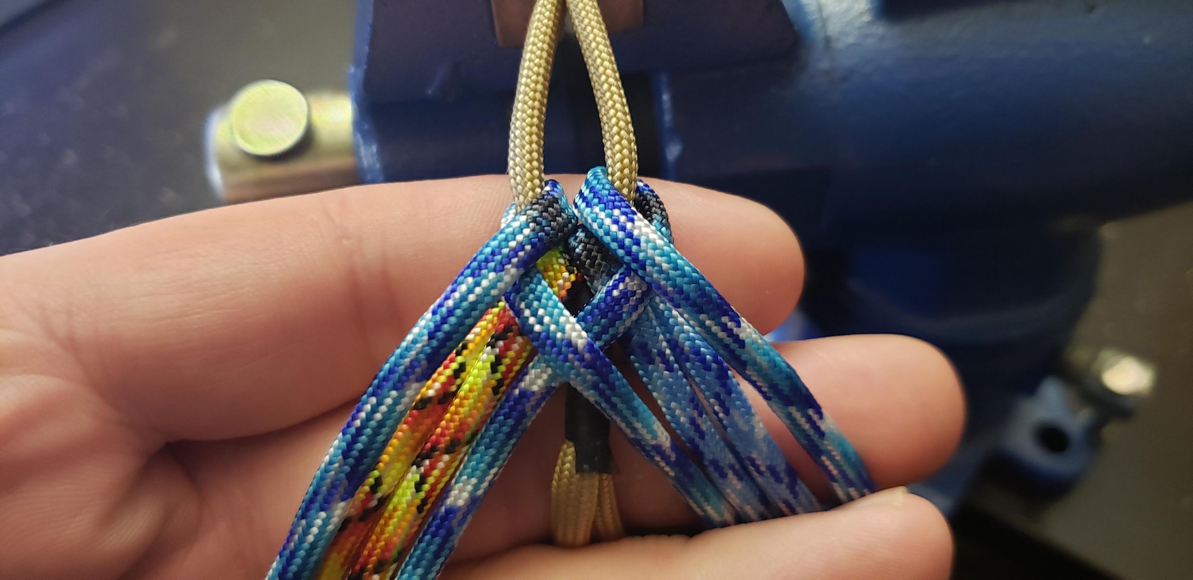 Tygra's Bolo-Whip With Paracord in 16 Plait : 9 Steps (with Pictures ...