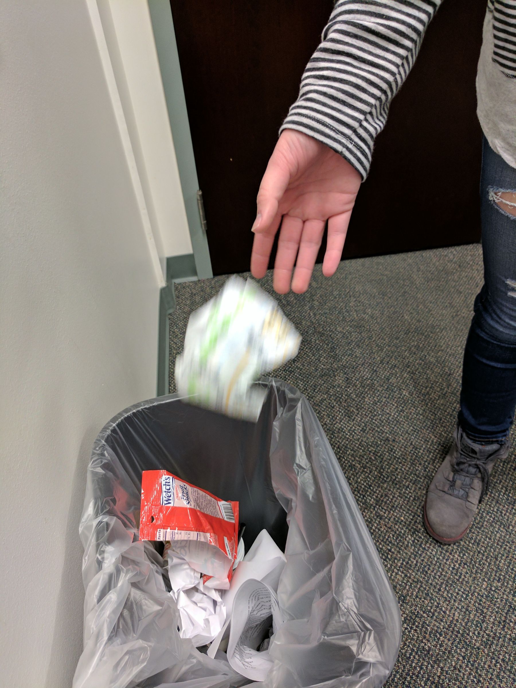 How to Change a Disposable Baby Diaper : 23 Steps - Instructables