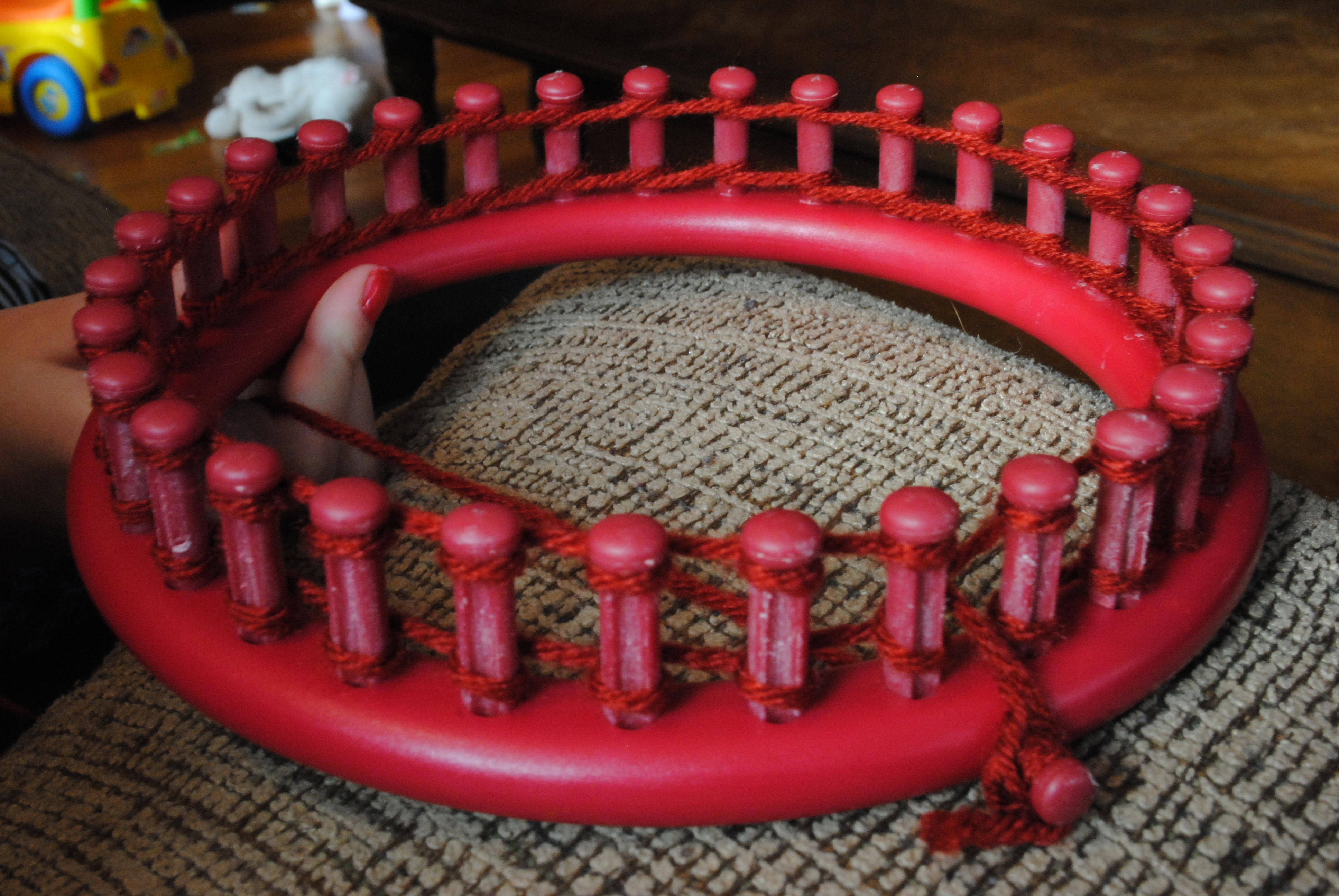 Make a Hat on a Circular Loom : 5 Steps (with Pictures) - Instructables