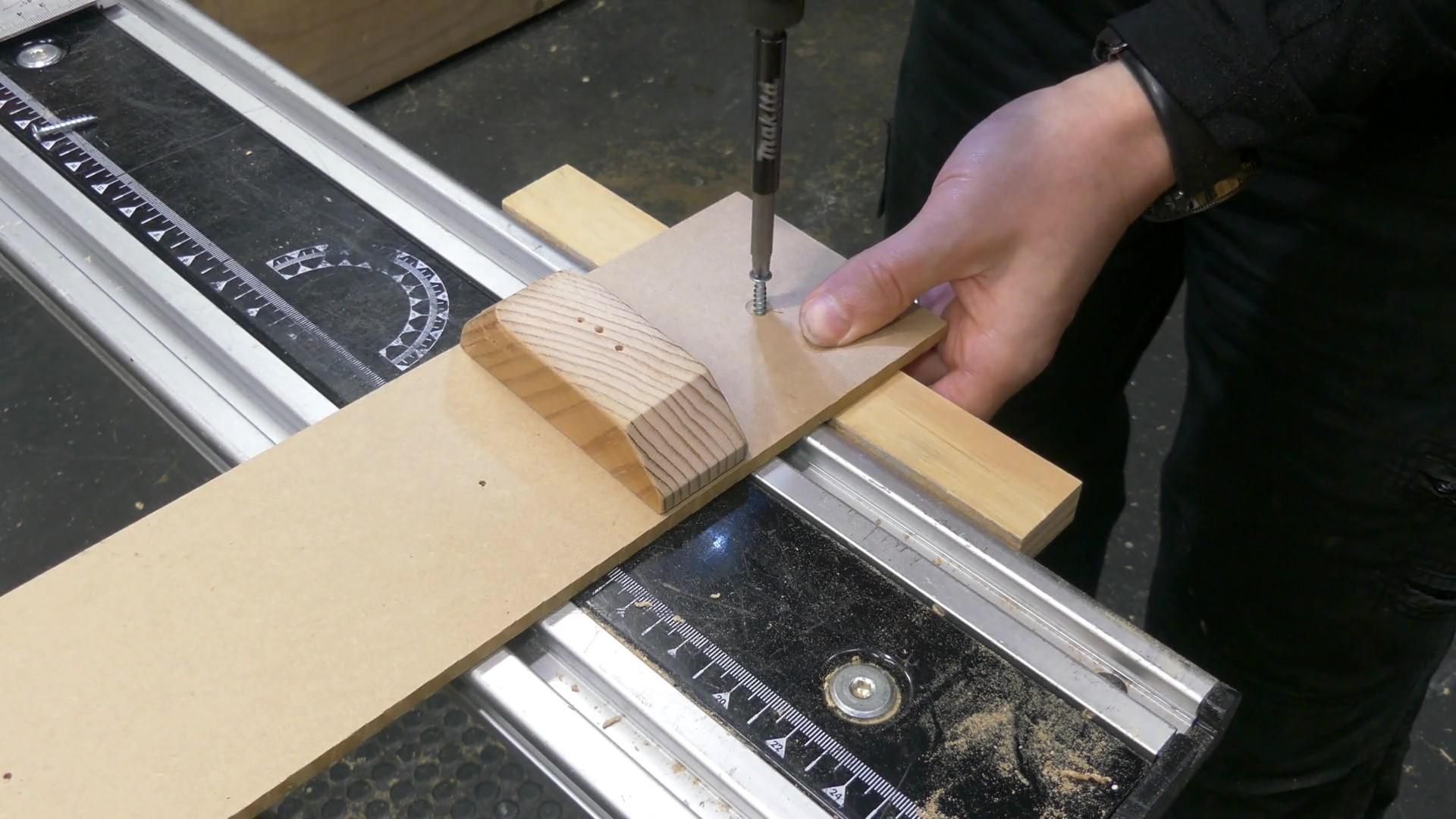 5 Simple and Essential Power Tool Woodworking Jigs : 6 Steps (with ...