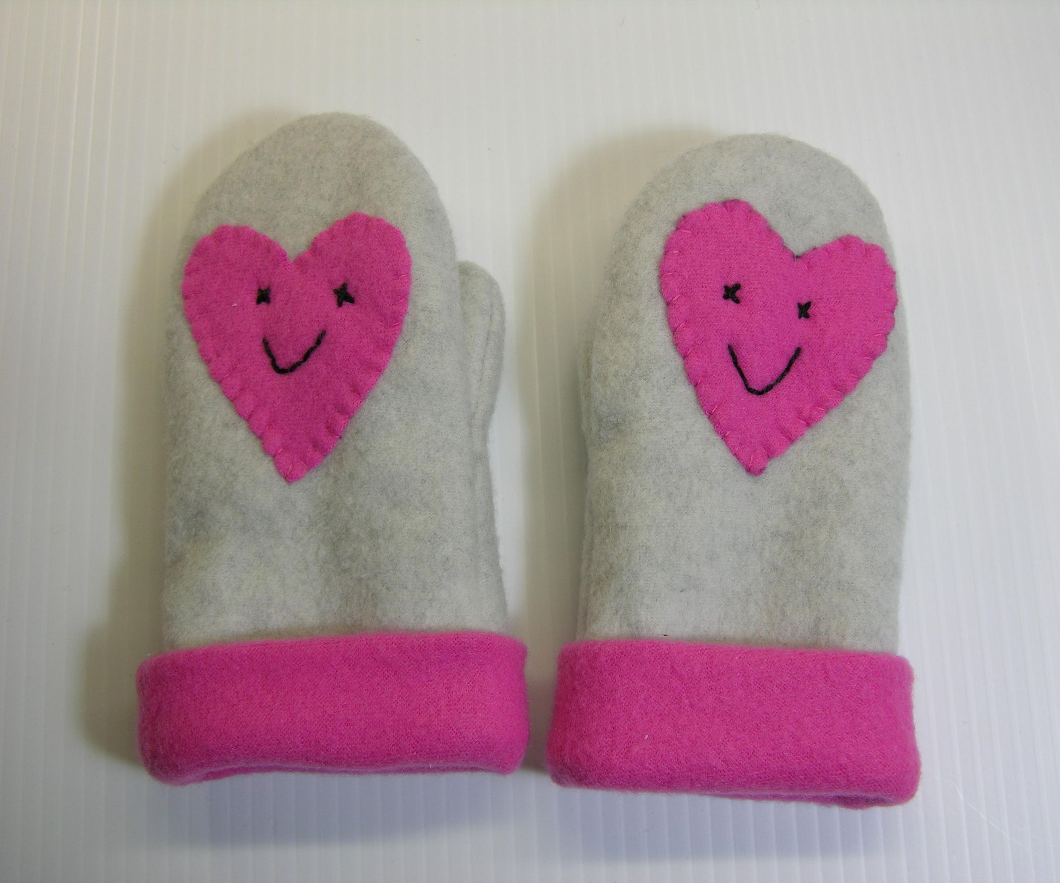 Valentine Heart and Hug Waterproof Mittens : 12 Steps (with Pictures ...