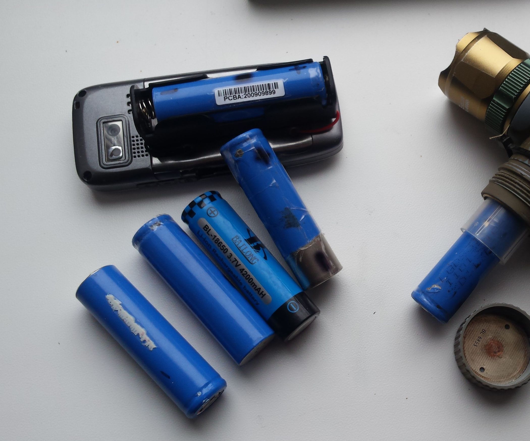 18650 Battery Powered Emergency/Survival Phone : 4 Steps (with Pictures ...