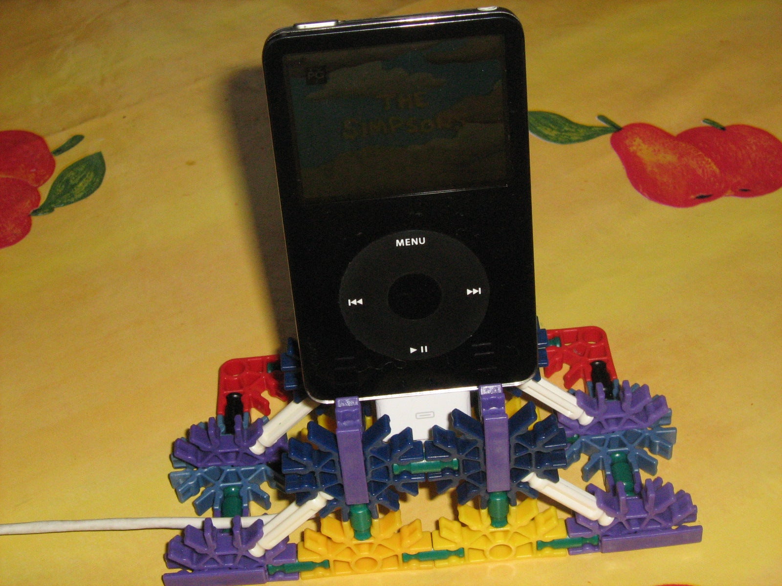 Knex Ipod Holder, V2 : 5 Steps - Instructables