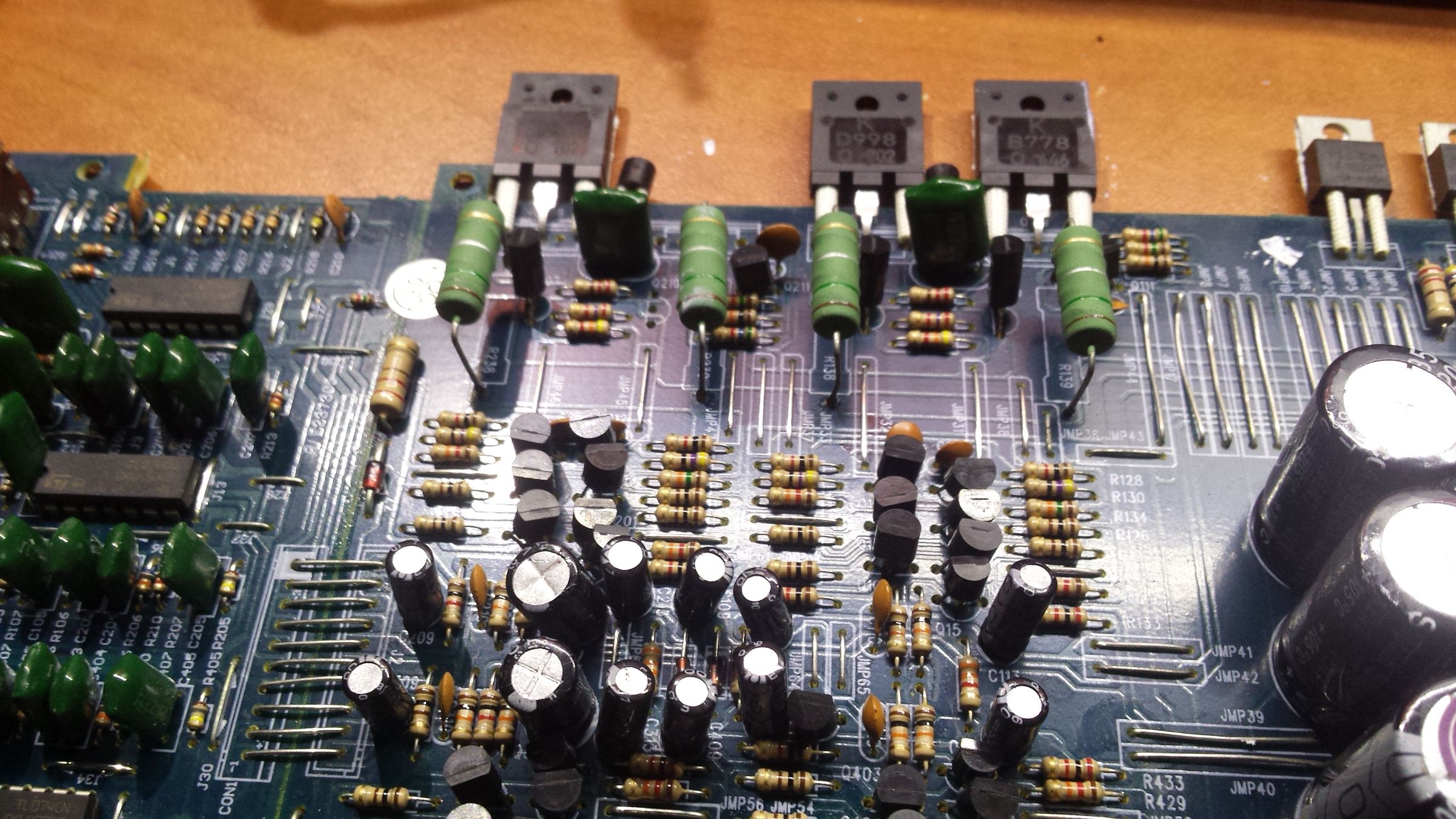 How to Properly Hook Up a Car Amplifier Inside the House : 6 Steps ...