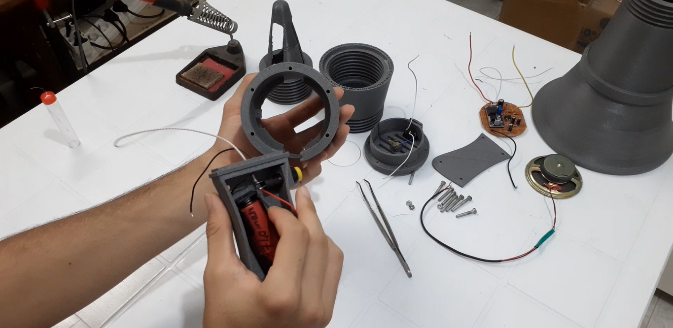 Make a Megaphone : 9 Steps (with Pictures) - Instructables