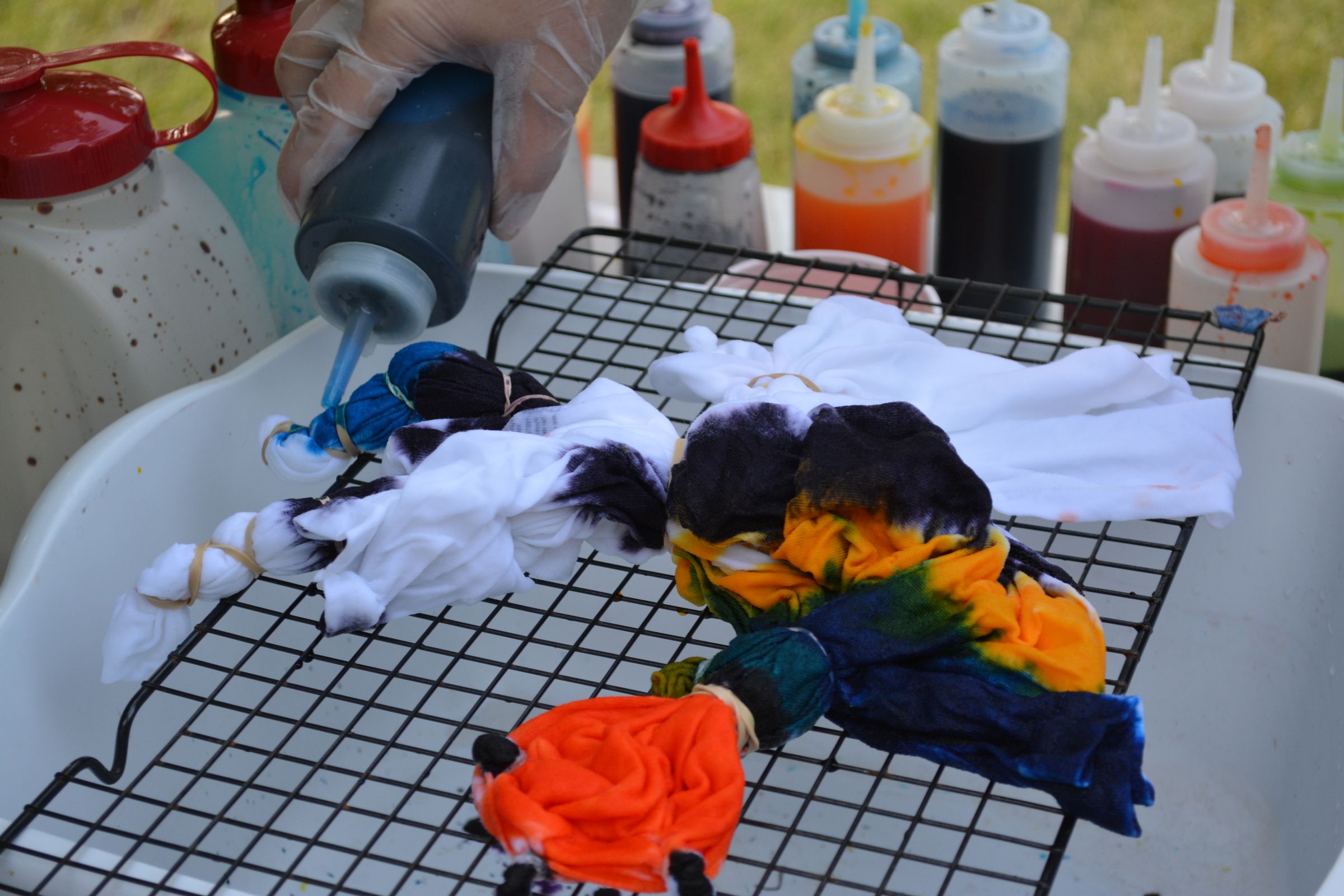 DOUBLE SIDED HALLOWEEN TIE DYE : 7 Steps (with Pictures) - Instructables