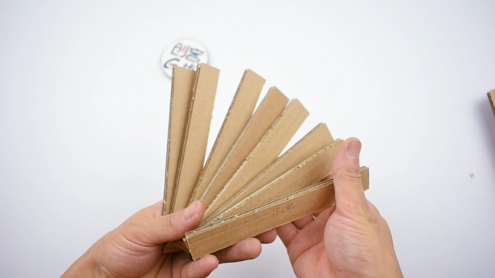 How to Make Amazing Newton Pendulum With Cardboard : 5 Steps - Instructables