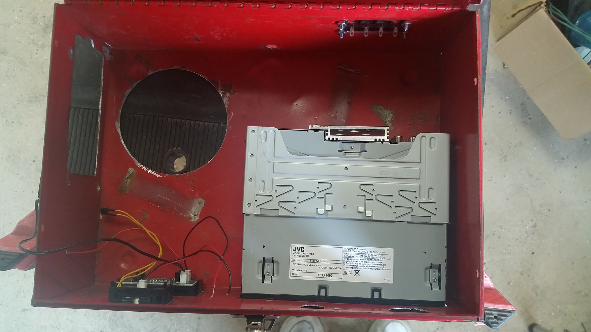 Tool Box Stereo : 7 Steps (with Pictures) - Instructables