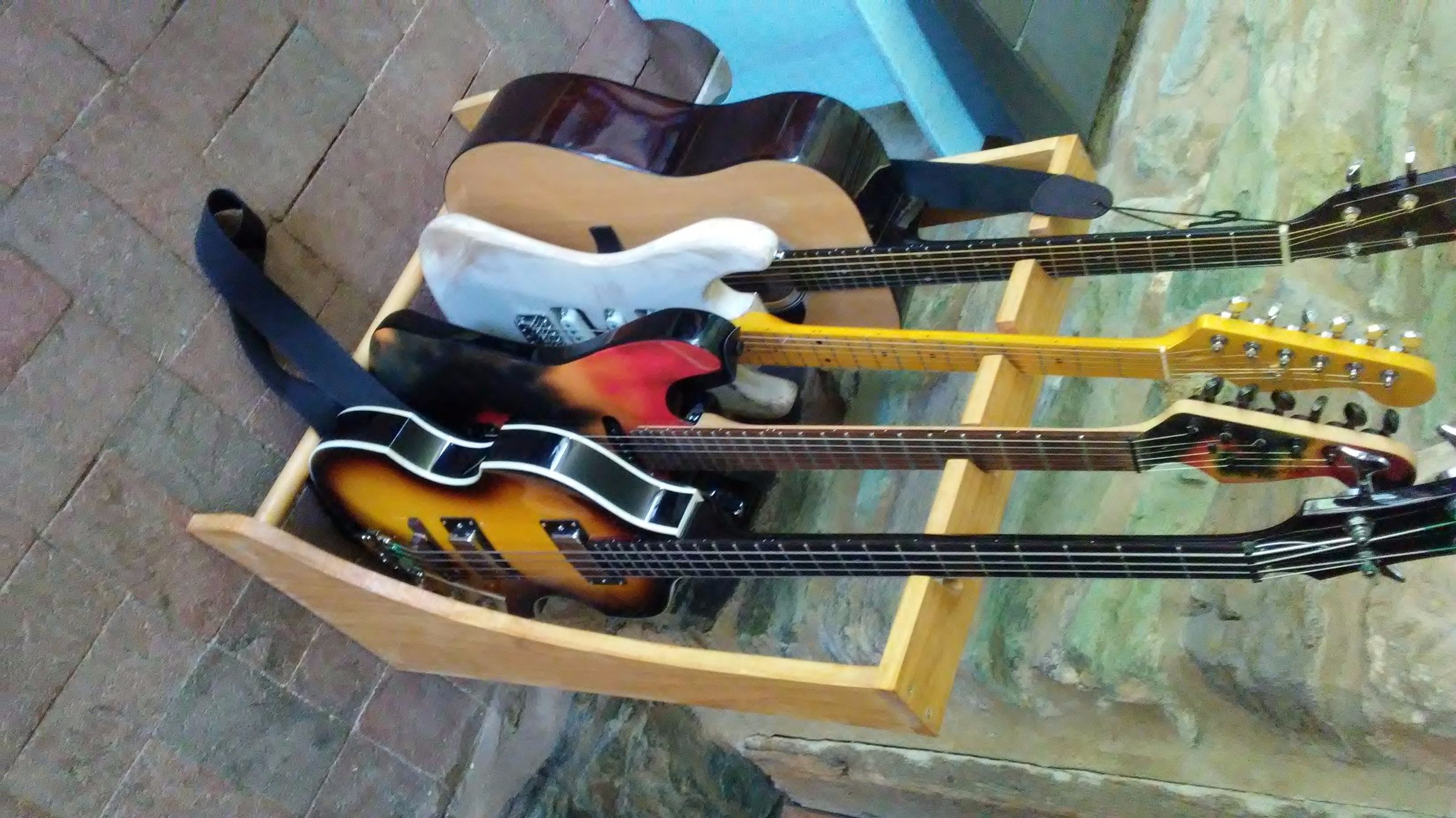 Simple Wooden Guitar Rack : 4 Steps (with Pictures) - Instructables