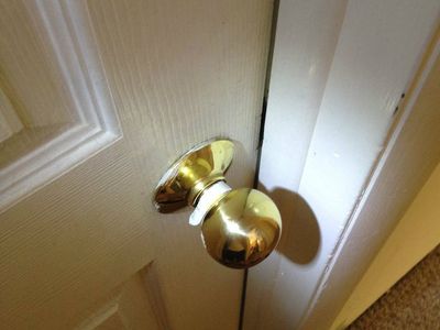 FloorKnob - Hands Free Doorknob : 11 Steps - Instructables