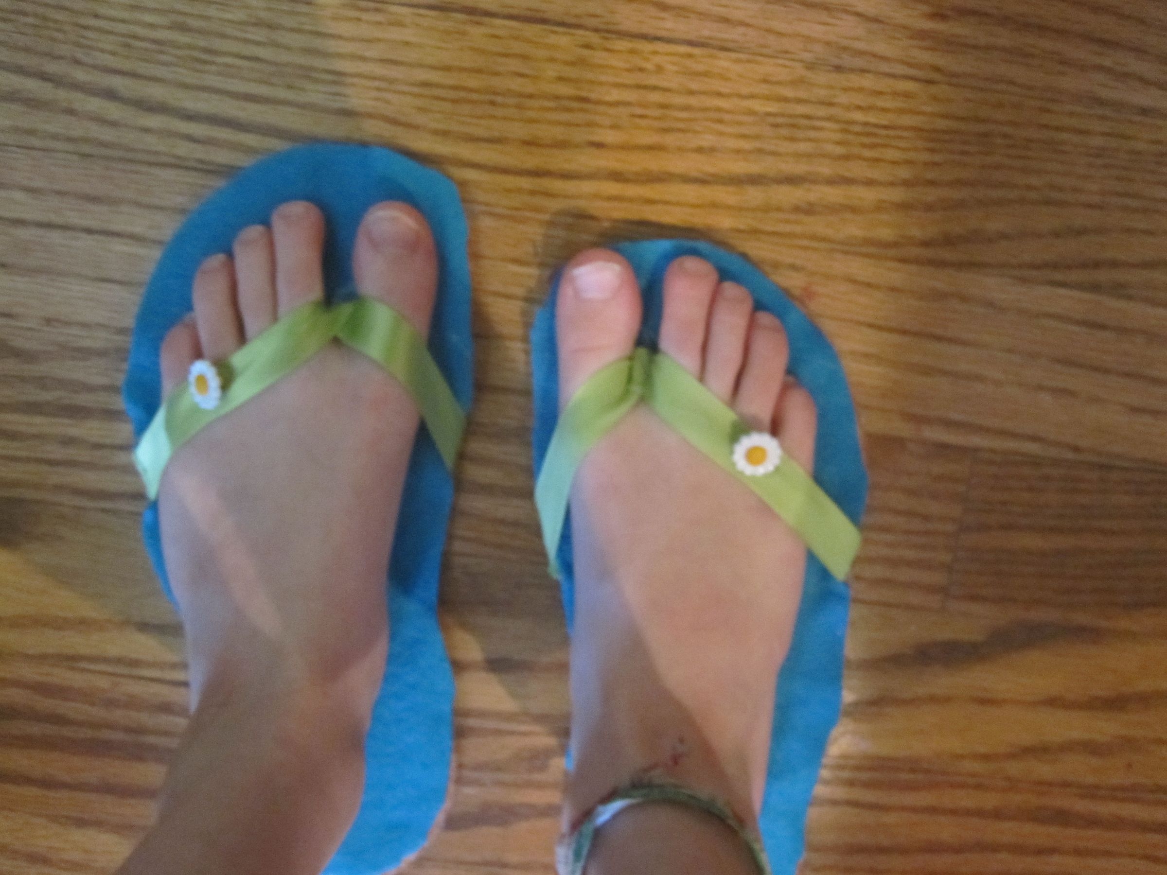 Handy-Dandy Cardboard Flip Flops - Instructables