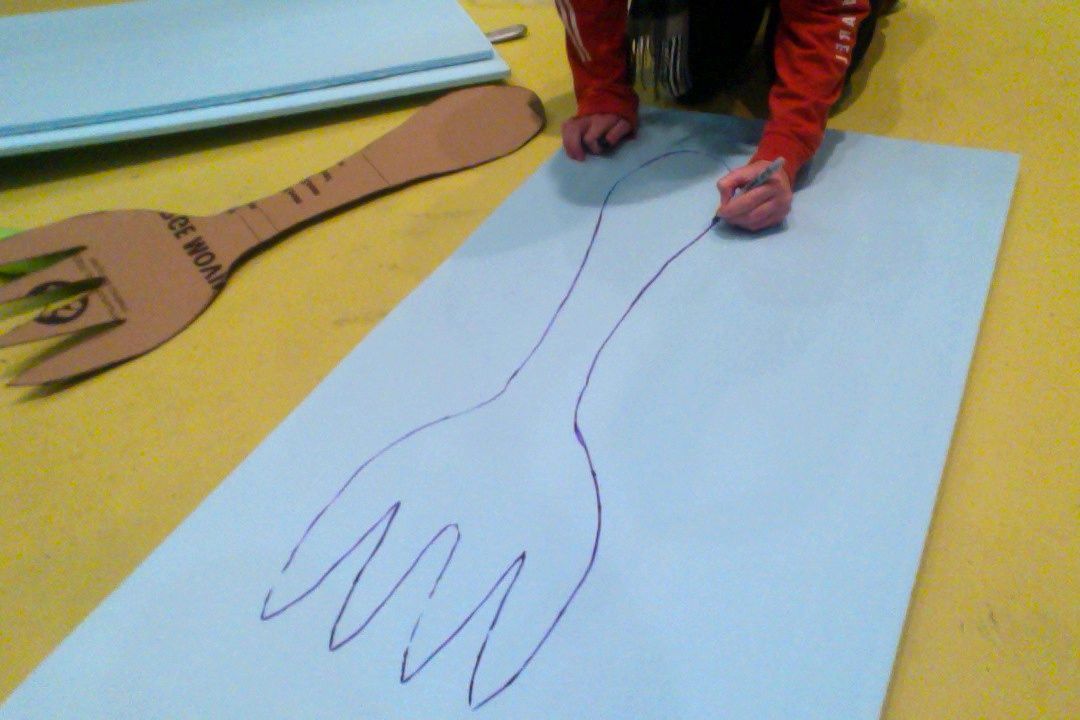 How to Make a Giant Fork With 2 Macaroni Noodles : 8 Steps (with ...