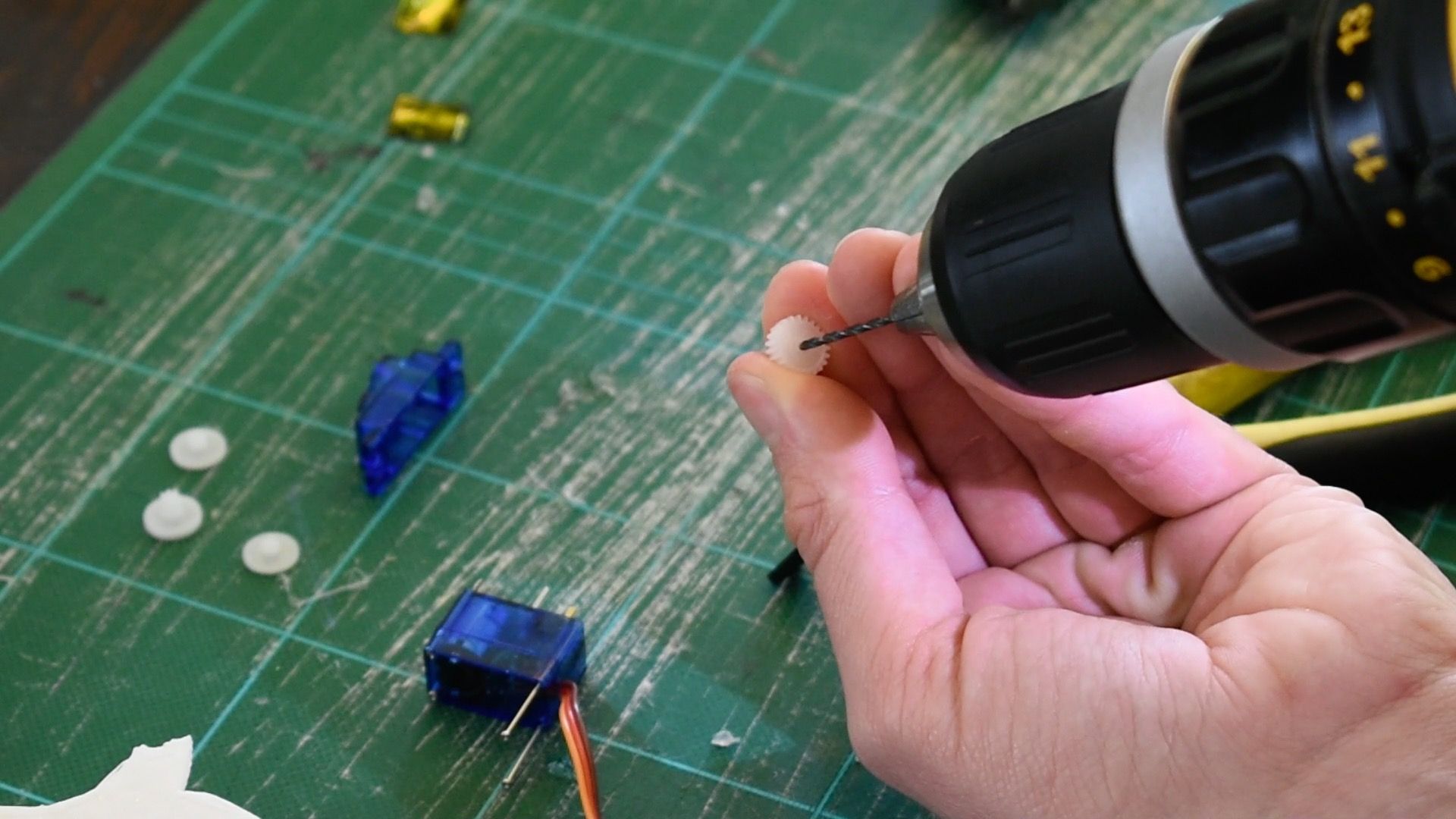 Robotic Arm 3D Printed (DIY Initial Prosthetic Prototype) : 12 Steps ...
