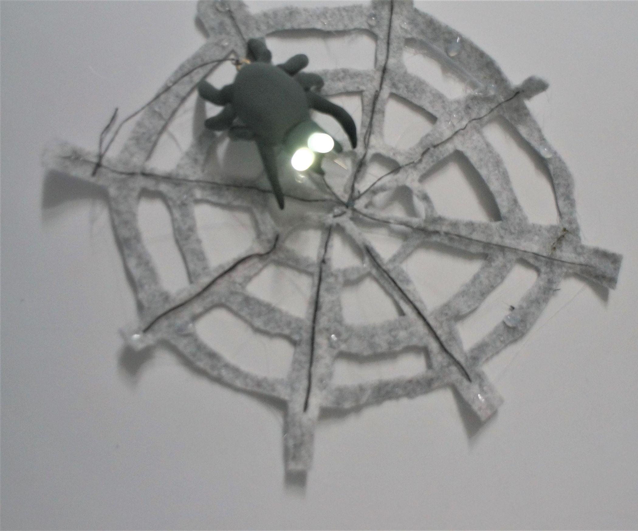 Shining Spider With Spiderweb : 8 Steps - Instructables