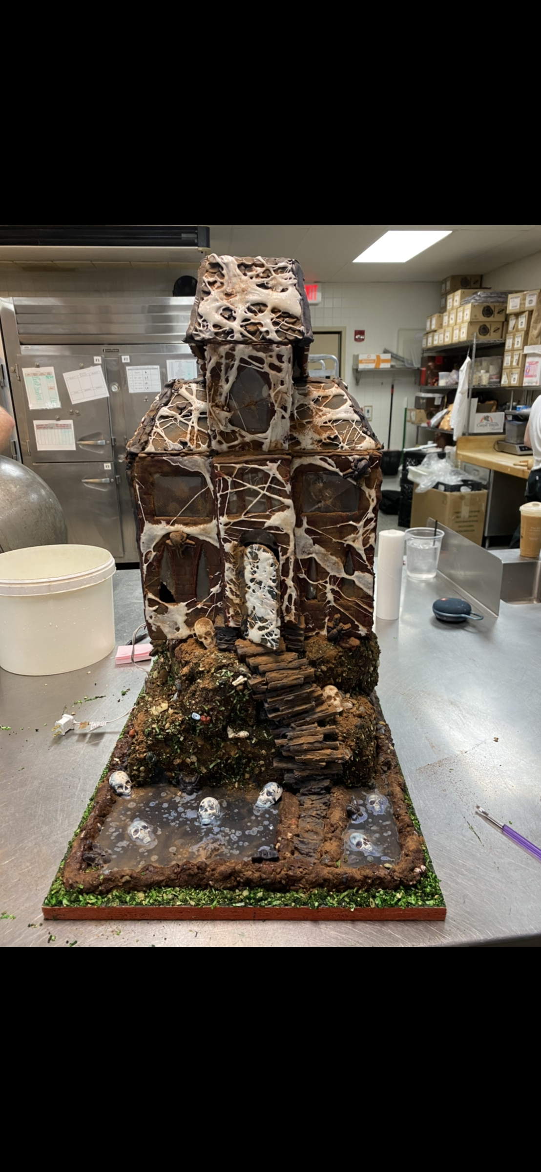 Haunted Gingerbread Display : 9 Steps (with Pictures) - Instructables