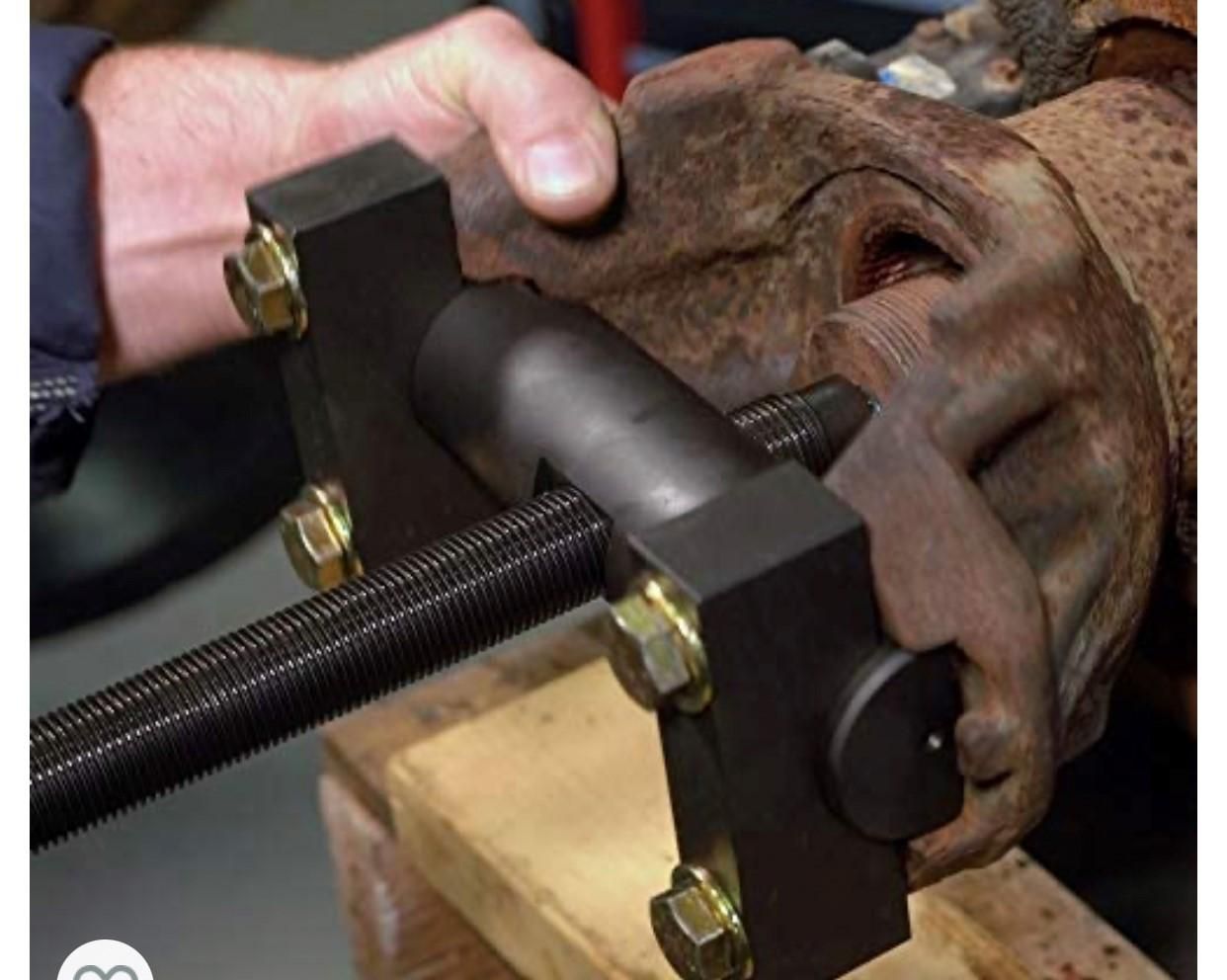 How to Remove a Yoke With a Bearing Puller : 6 Steps - Instructables