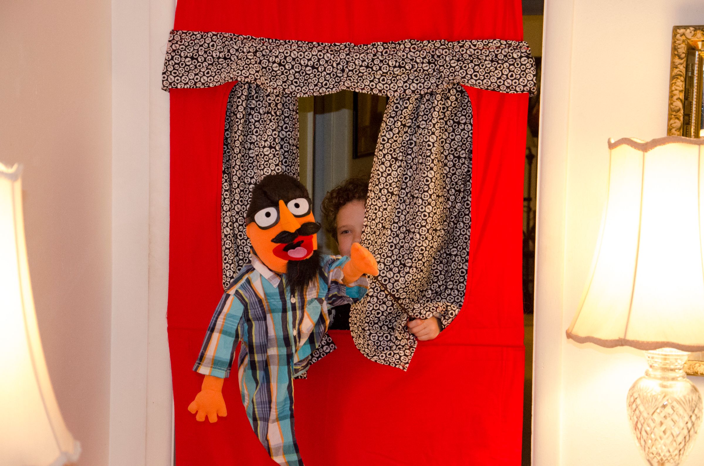 On With the Show in the Door Puppet Theator : 26 Steps (with Pictures ...