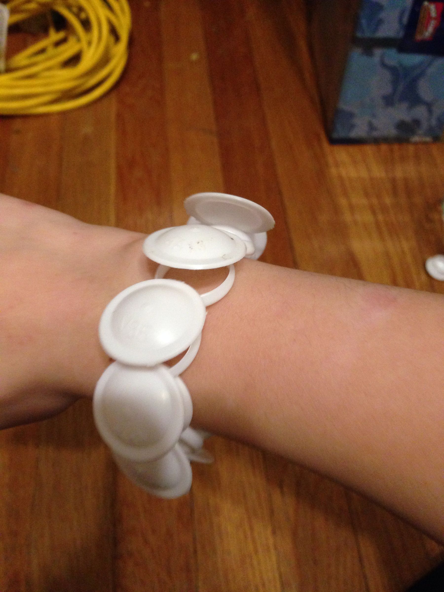 Pull Tab Bracelet : 4 Steps - Instructables