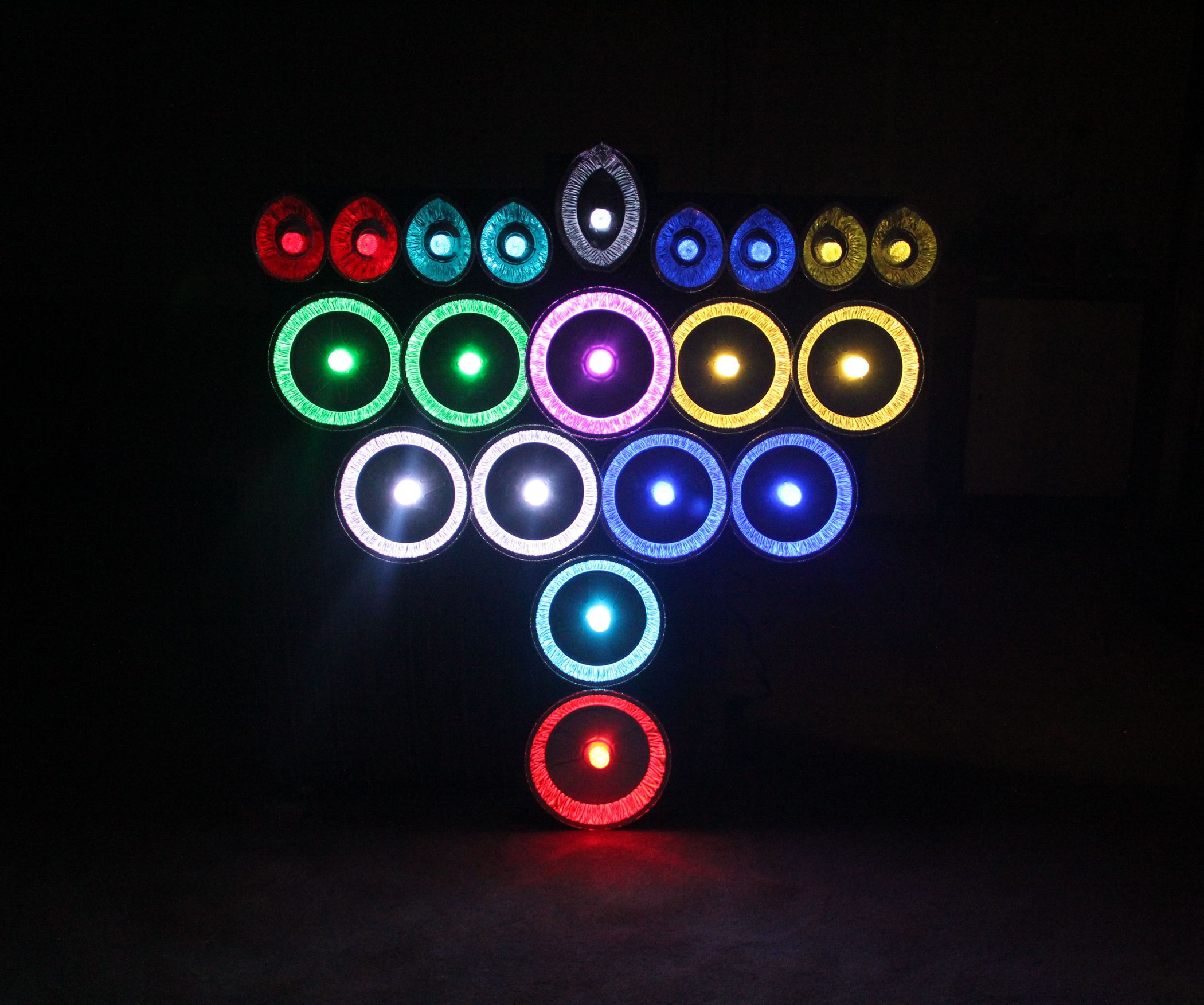 Pie Tin Hanukkah Menorah With GE ITwinkle Lights : 7 Steps (with ...