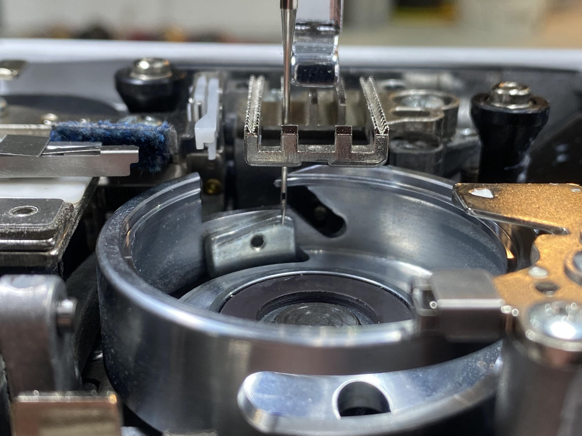 How to Timing Your Sewing Machine : 4 Steps (with Pictures) - Instructables