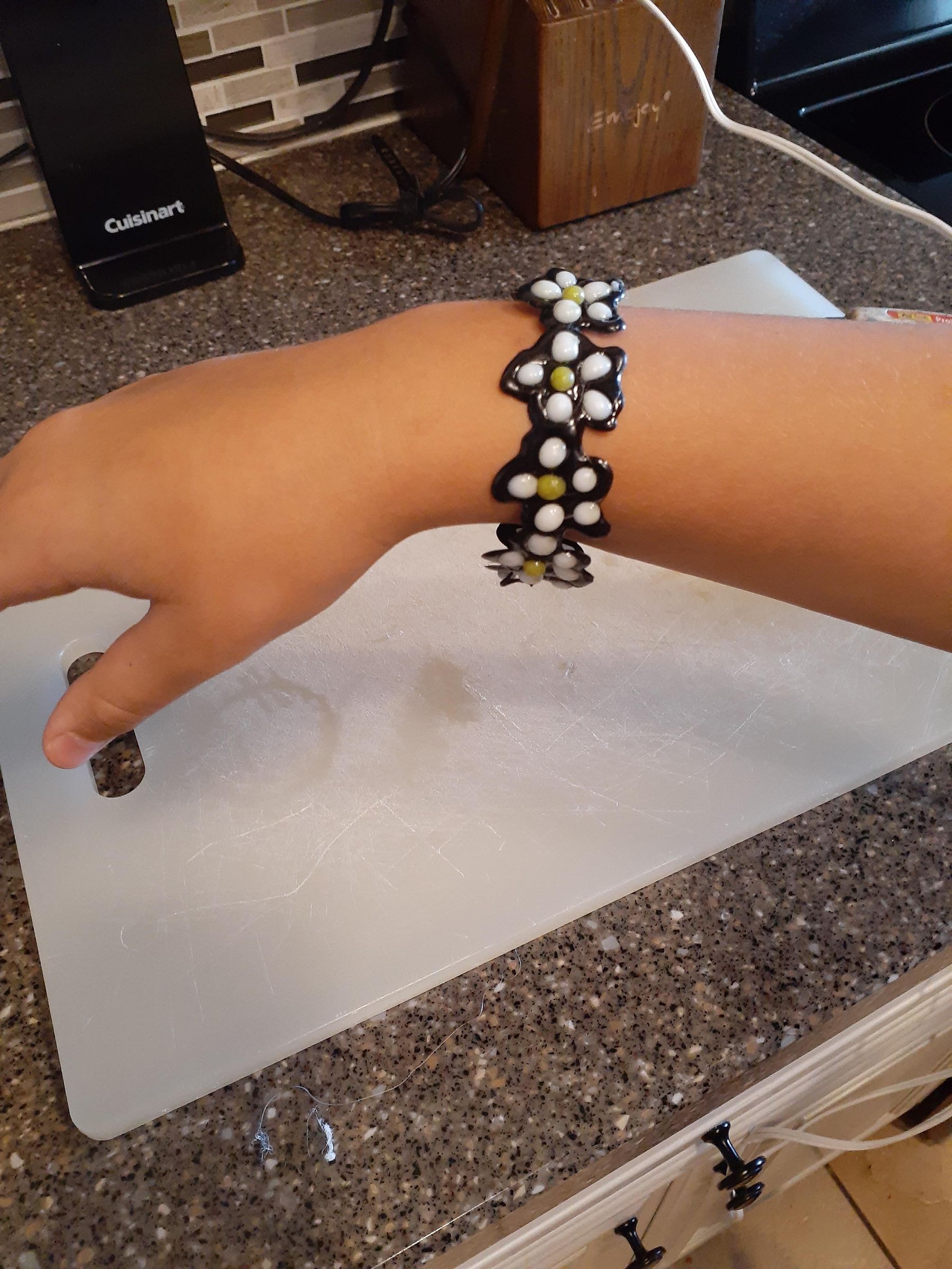 Daisy Chain Bracelet : 9 Steps (with Pictures) - Instructables